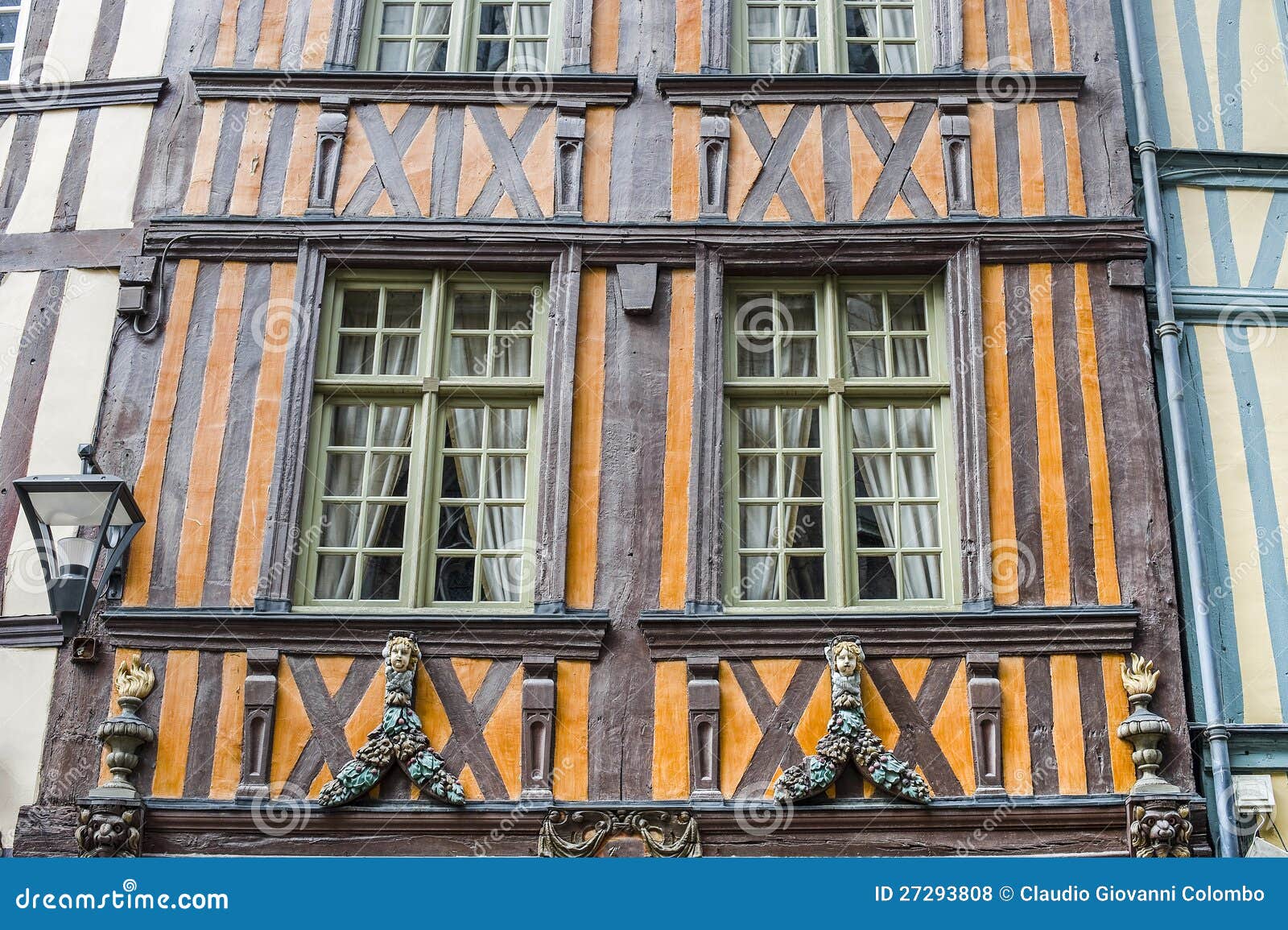 Rouen - Esterno Delle Case Antiche Fotografia Stock - Immagine di ...