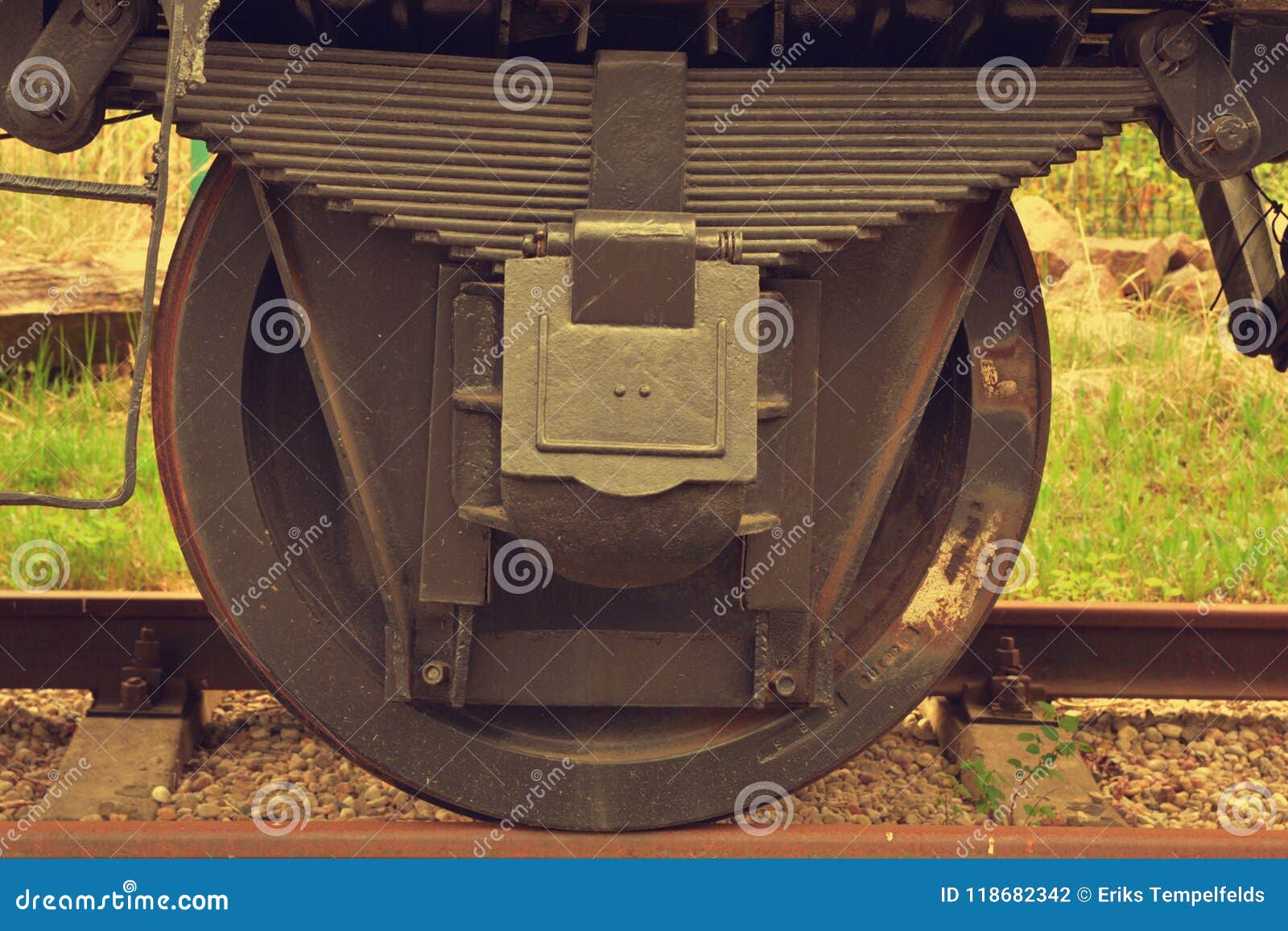 Roues De Train Sur Des Rails Photo stock - Image du passager, route ...