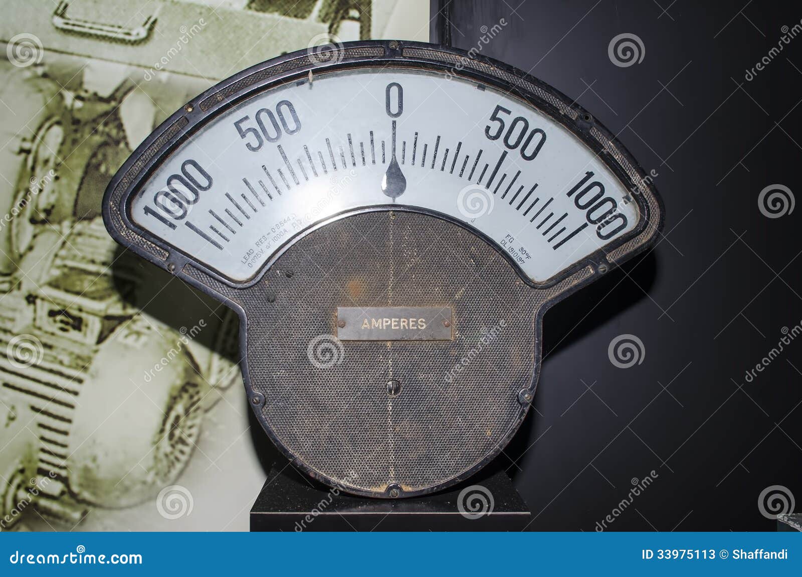 Round analog ampere meter stock image. Image of industrial - 33975113