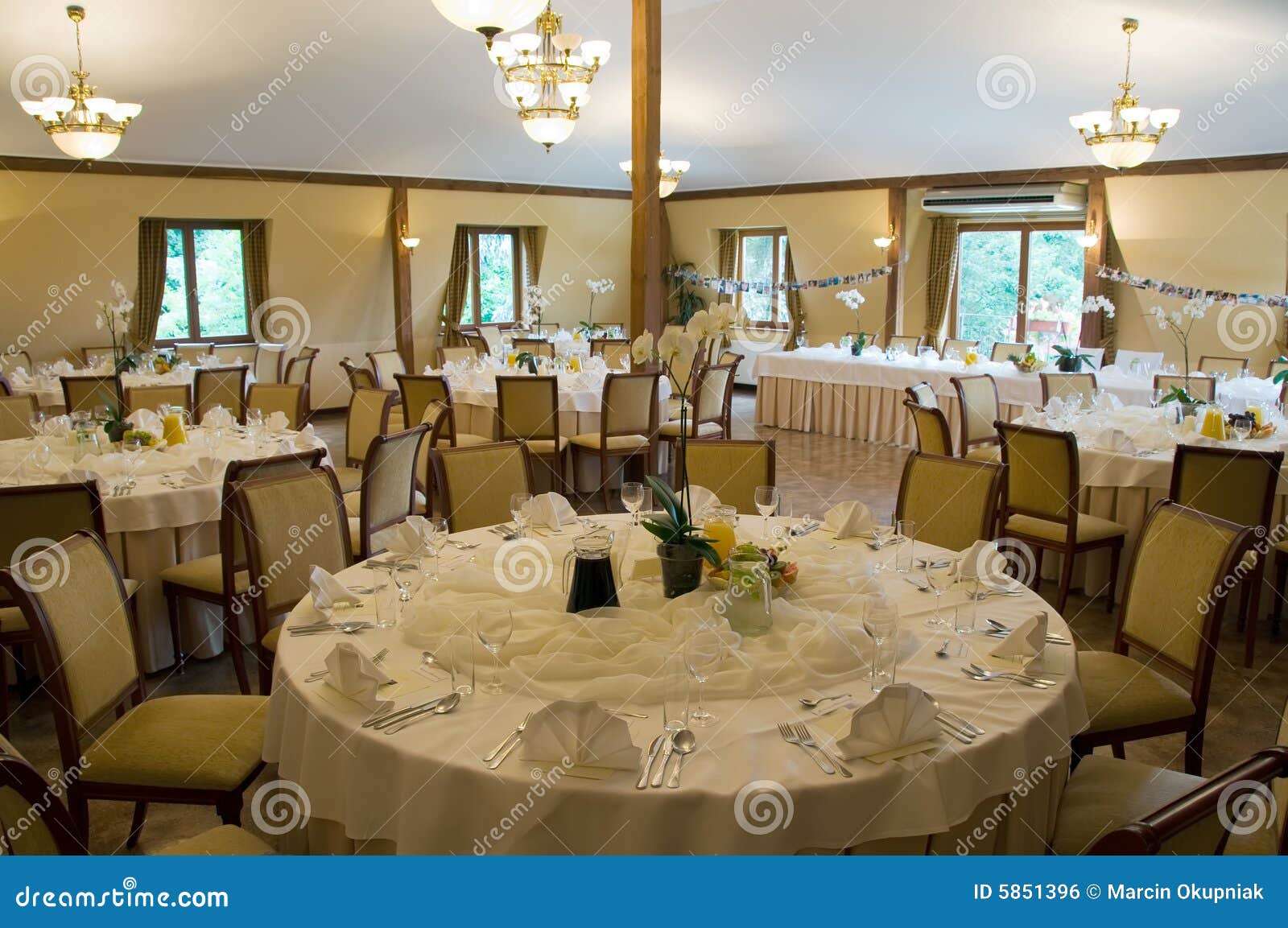Round banquet tables stock photo. Image of circular, decorated - 5851396