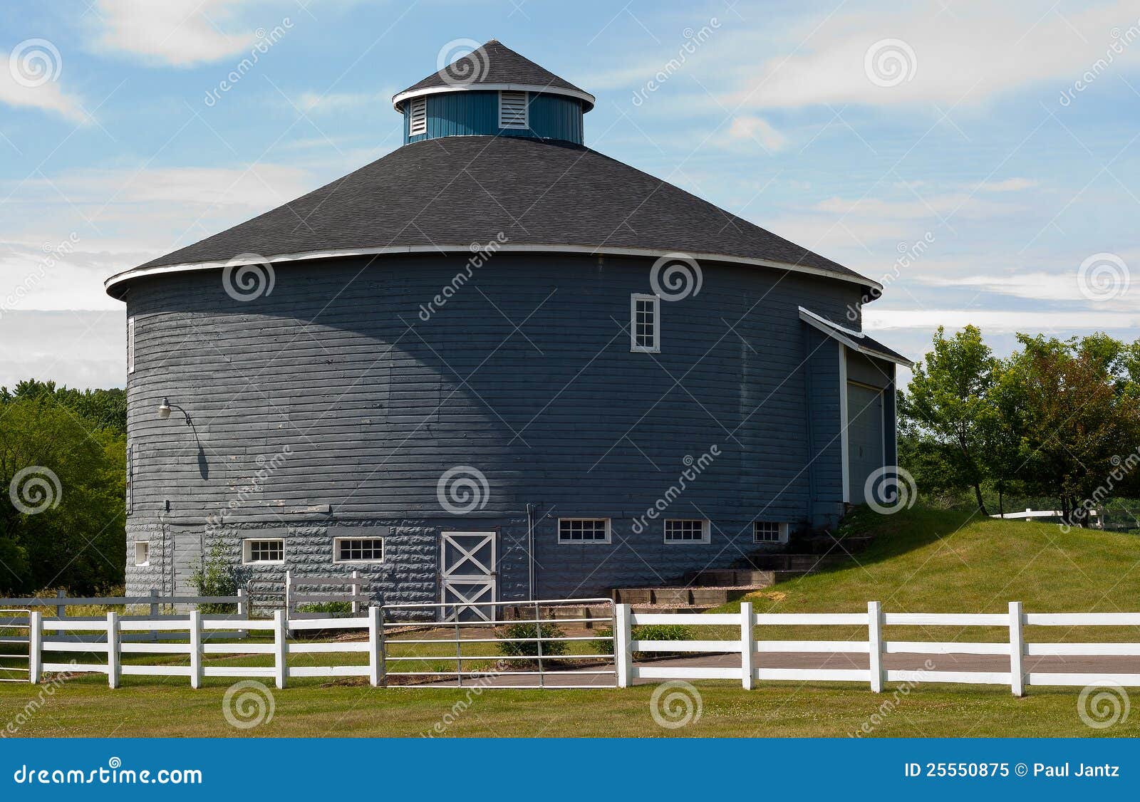 Round barn stock image. Image of roof, country, rural - 25550875