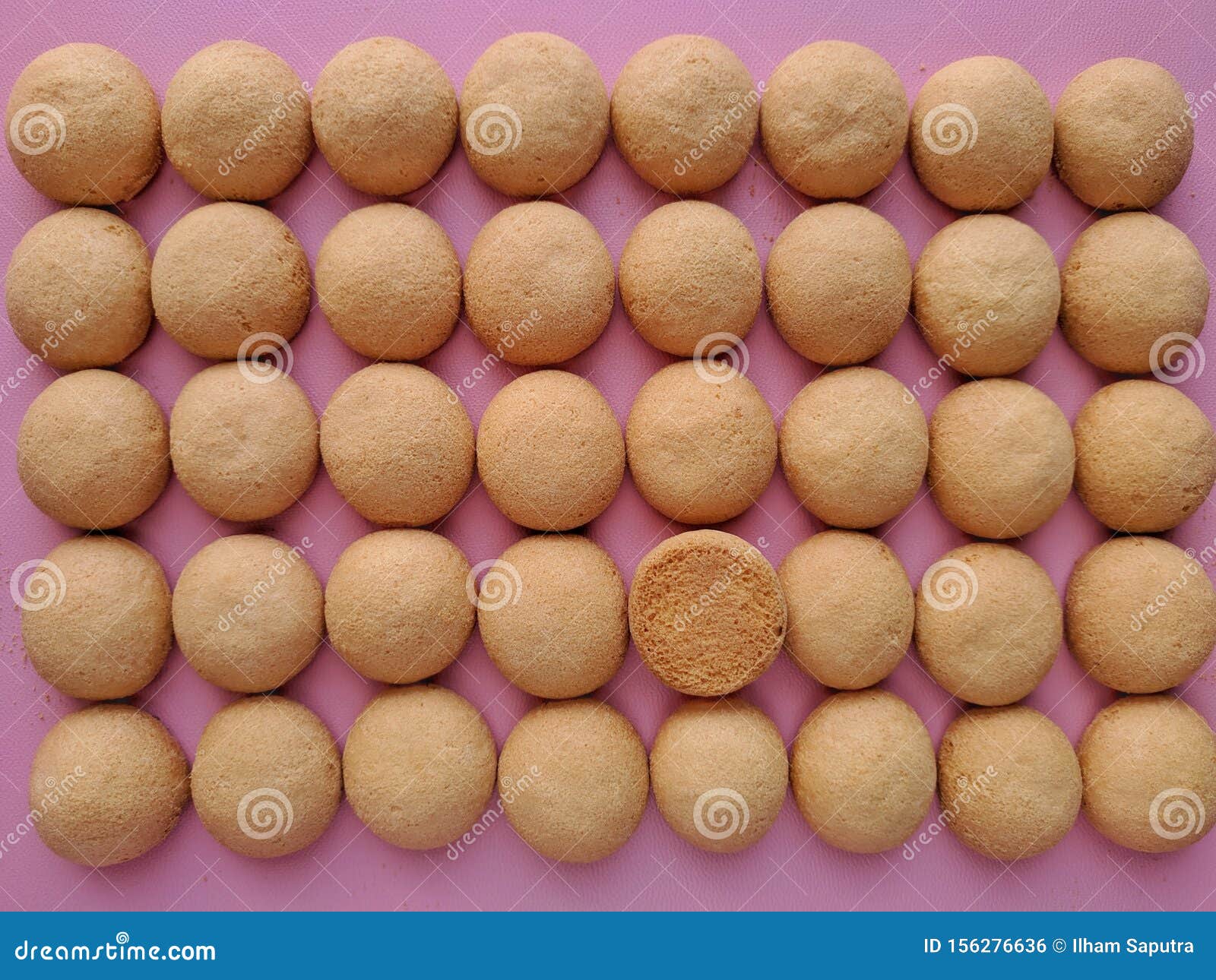 Round Biscuit Pattern Background, Biscuits Neatly Arranged Stock Photo ...