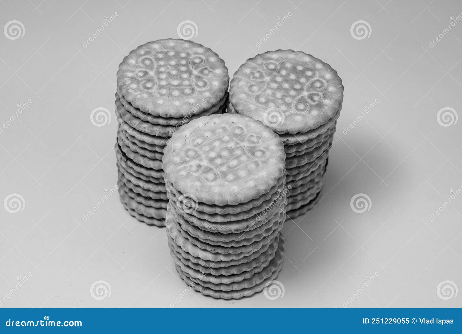 Round Biscuits with Chocolate Cream, Sandwich Biscuits with Chocolate ...