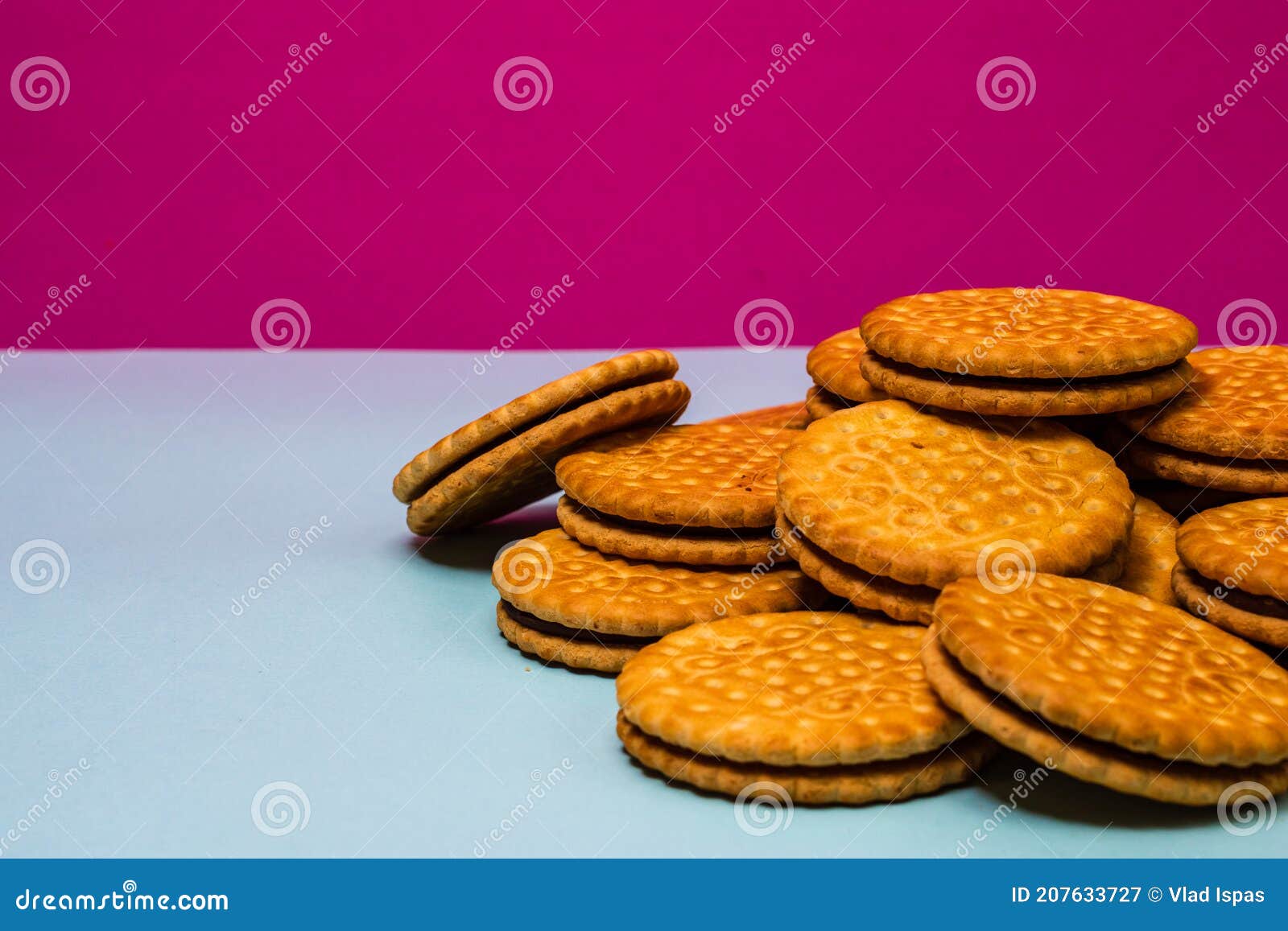 Round Biscuits with Chocolate Cream, Sandwich Biscuits with Chocolate ...