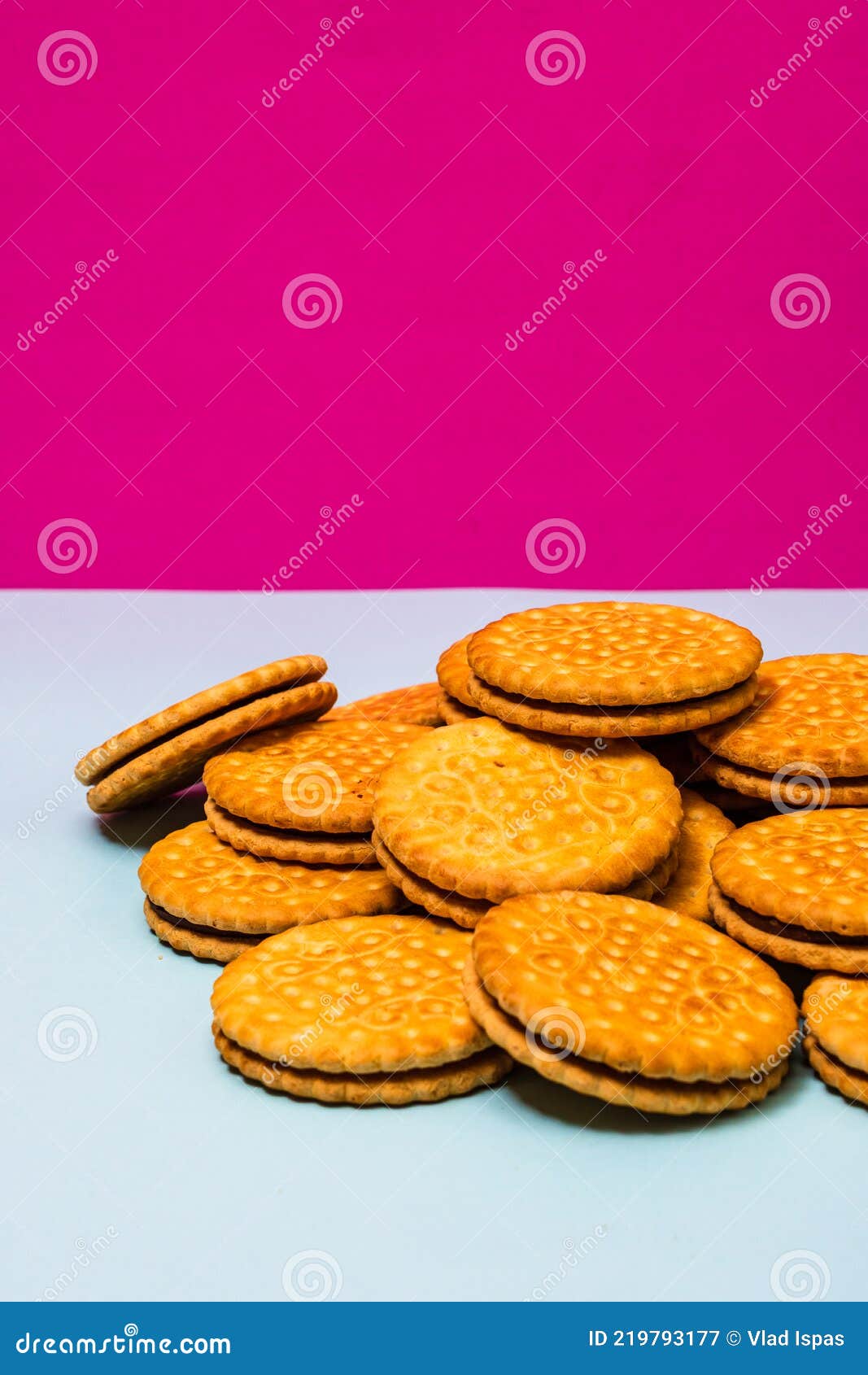 Round Biscuits with Chocolate Cream, Sandwich Biscuits with Chocolate ...