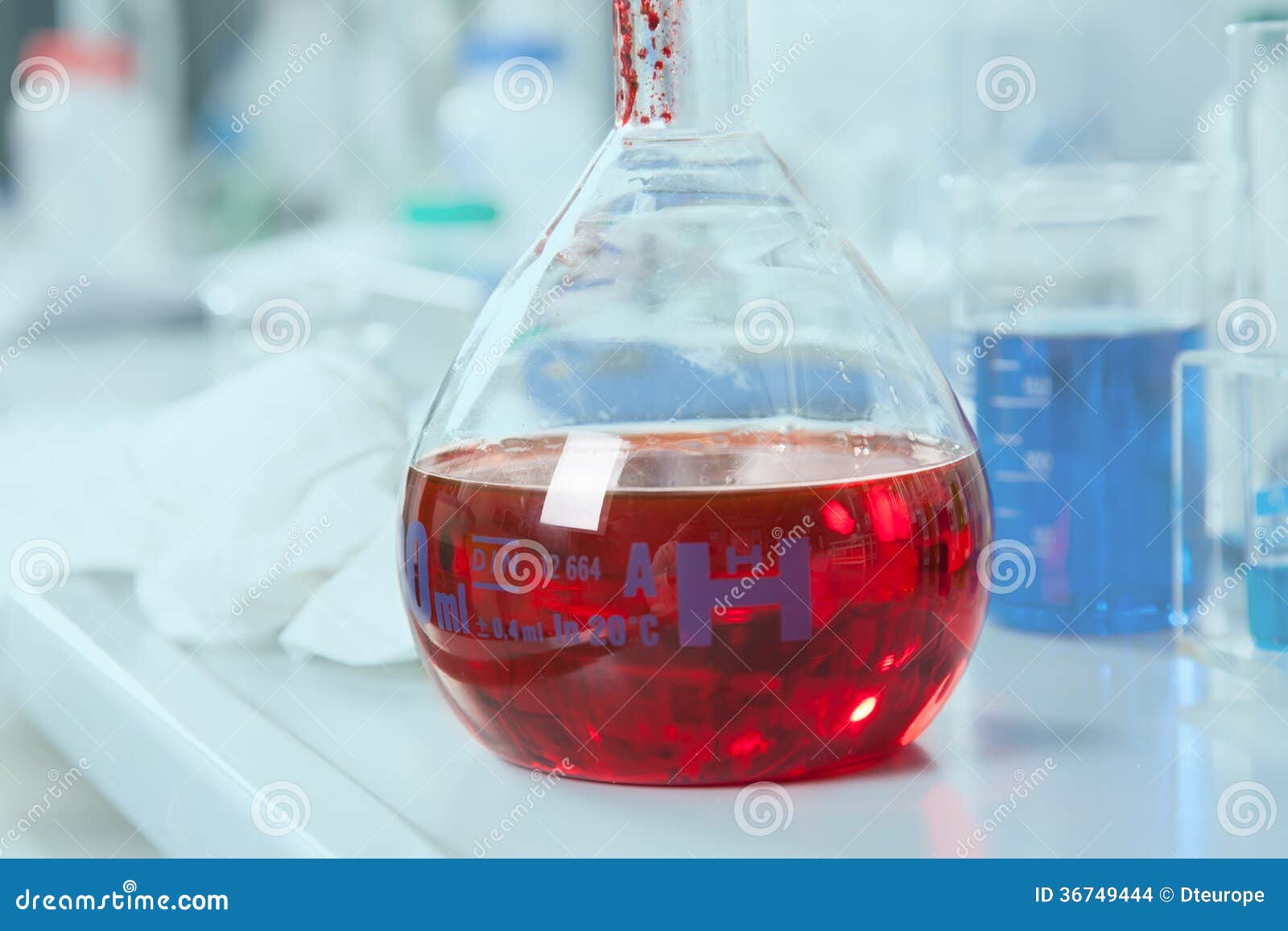 Round Bottom Flask with Red Liquid Stock Photo - Image of chemist ...