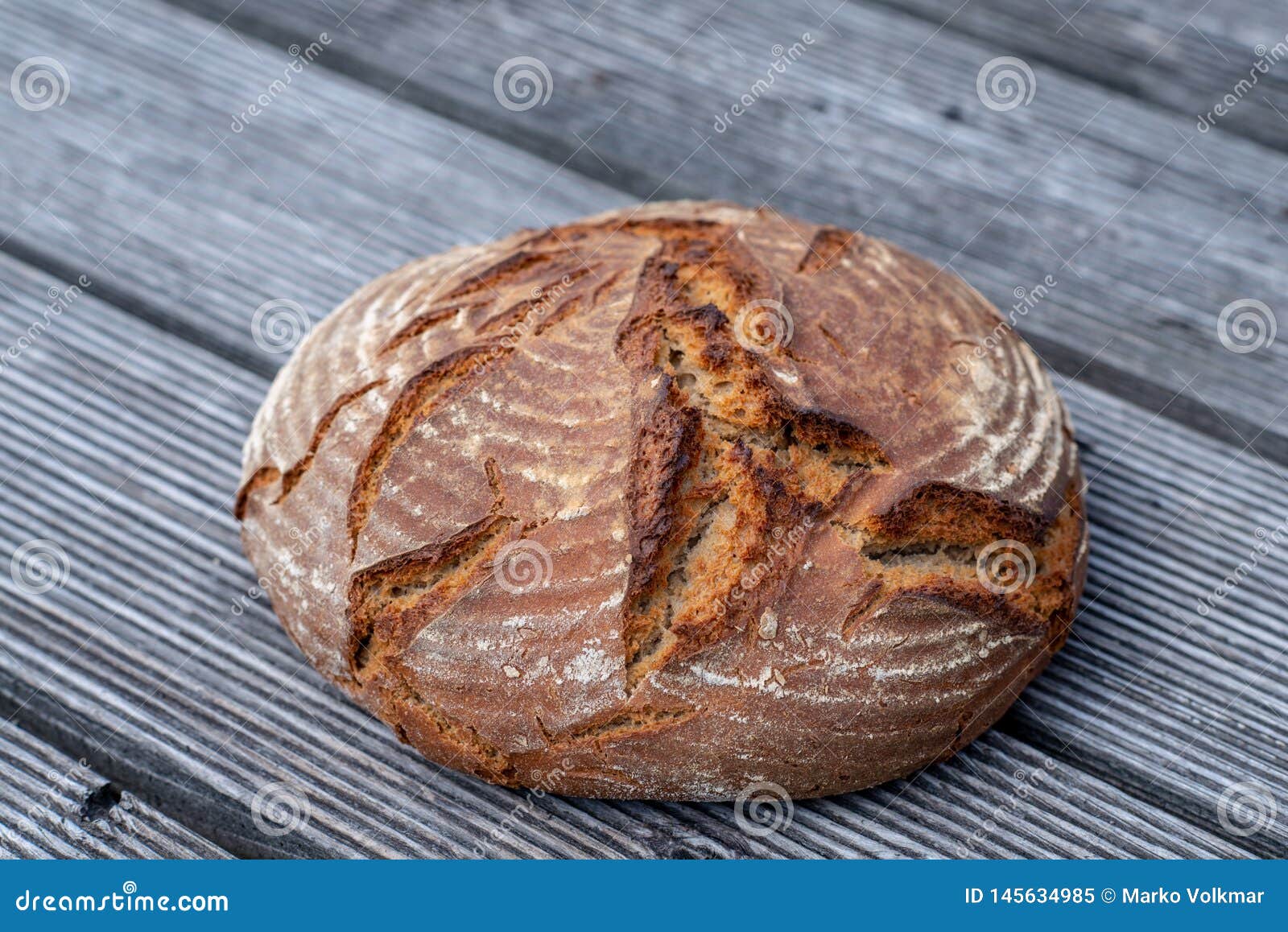 Round Bread with Crunchy Crust Stock Image - Image of healthy, board ...