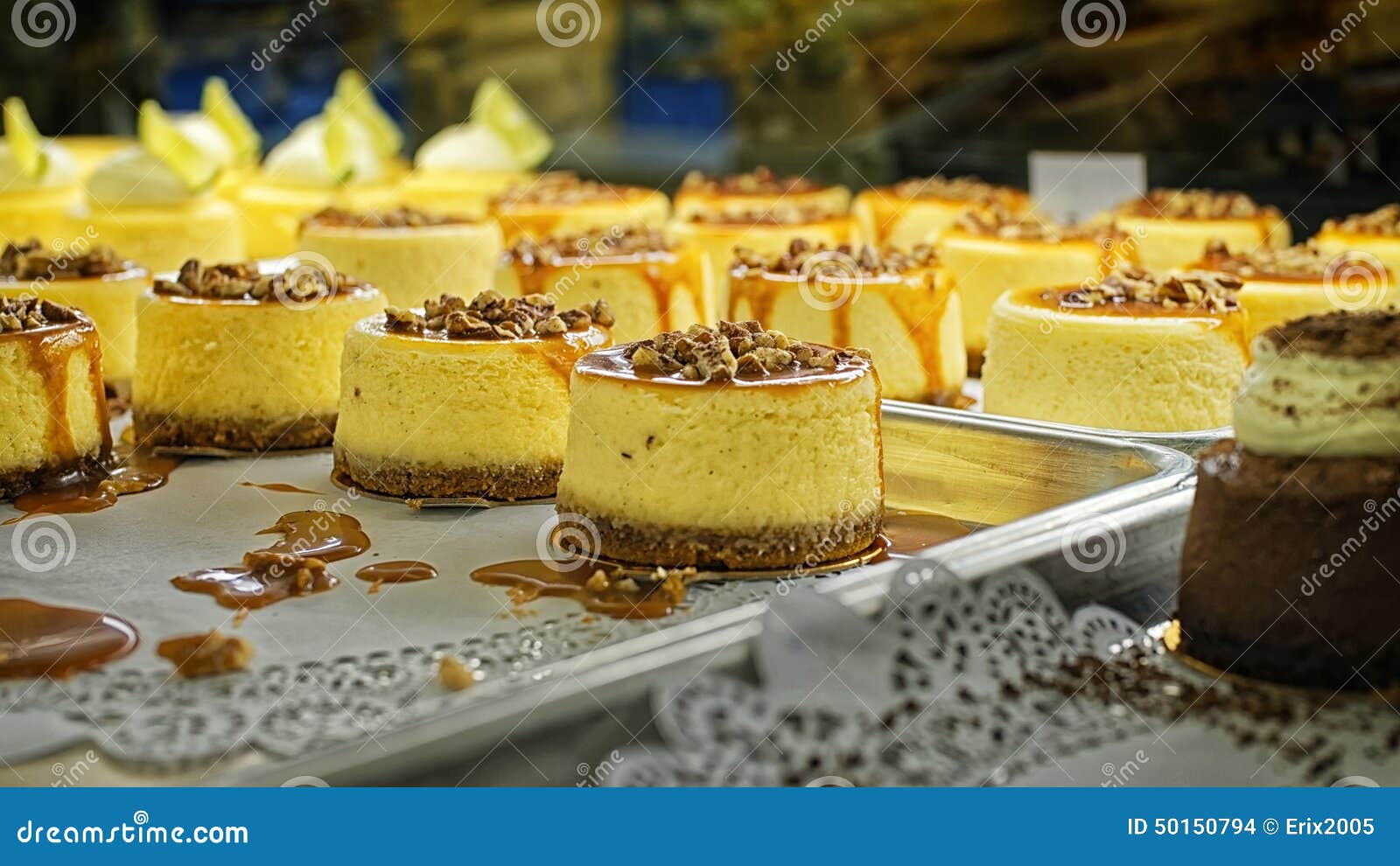 Round Cheesecake on the Bakery Storefront Stock Photo - Image of ...