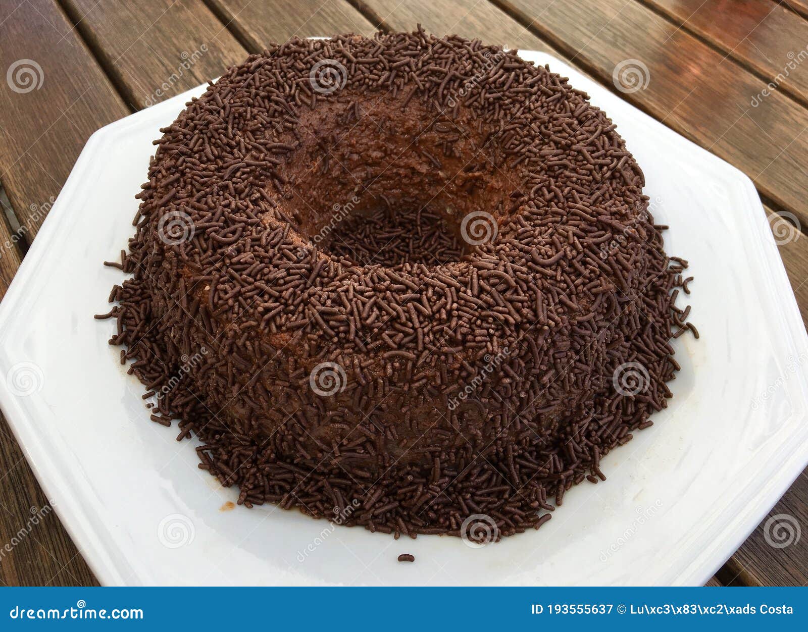 Round chocolate cake stock image. Image of pastry, design - 193555637