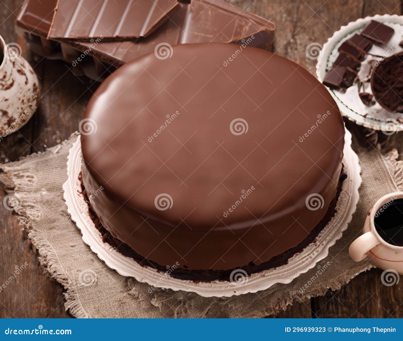 Round chocolate cake stock illustration. Illustration of fresh - 296939323