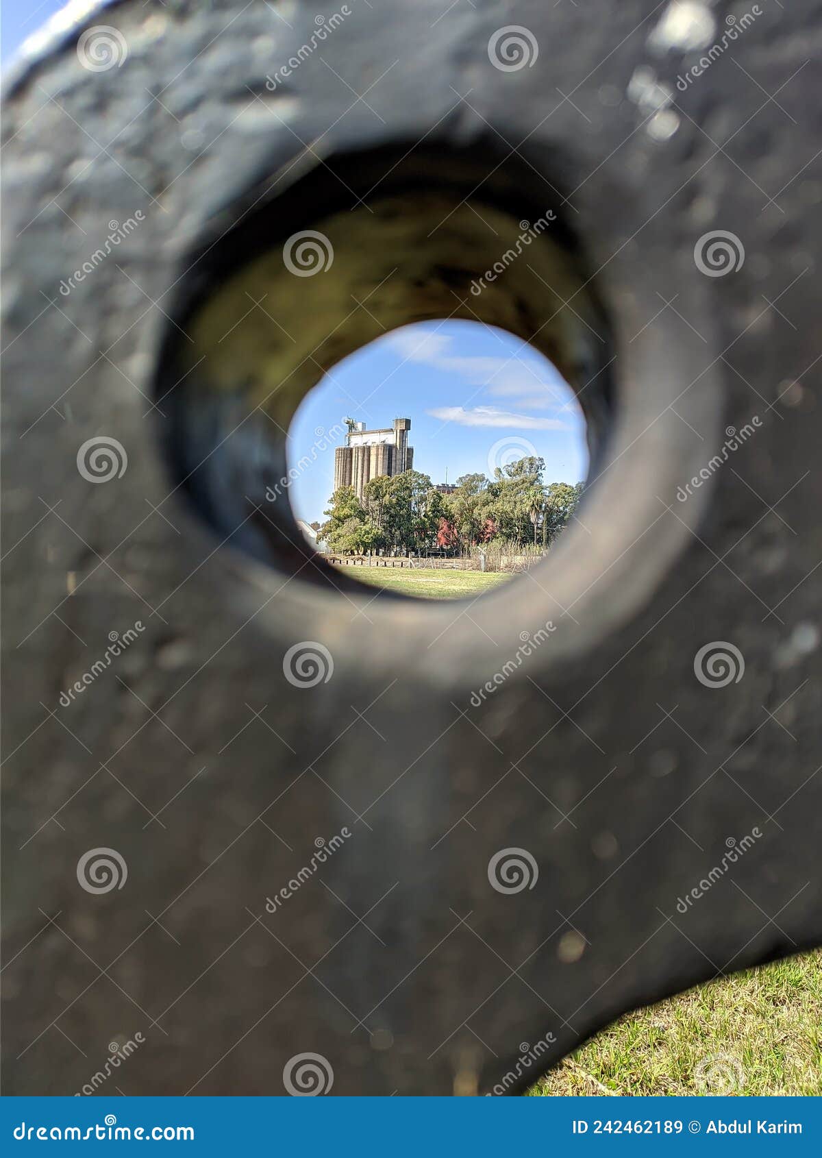 The Round Circle Of The Iron Block Shows A Very Beautiful Building, In ...