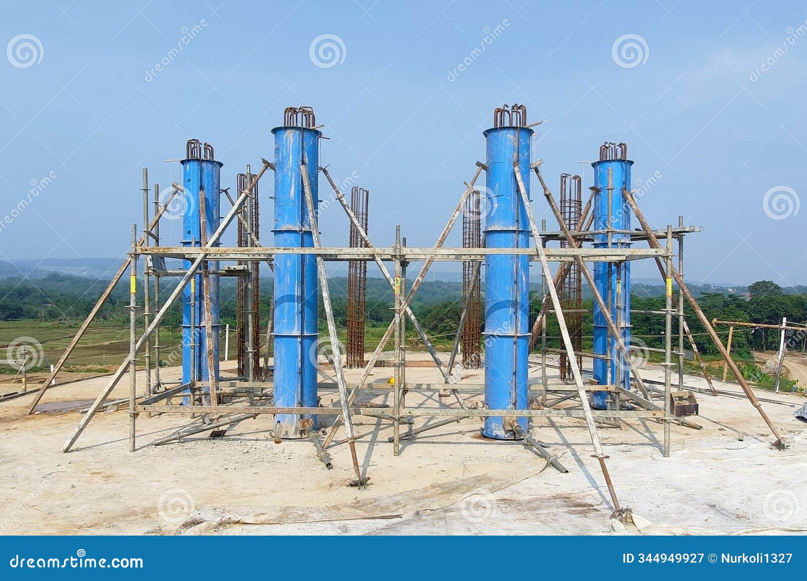 Column Formwork Royalty-Free Stock Photo | CartoonDealer.com #143377485