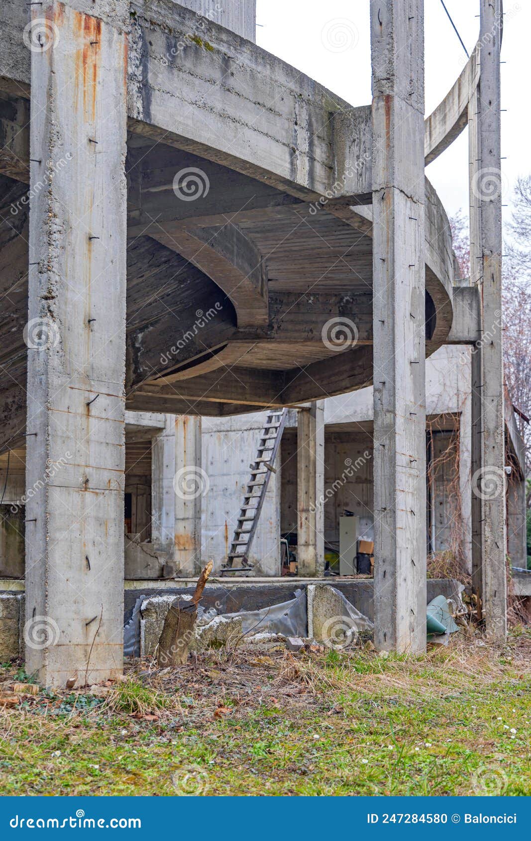 Round Concrete Structure Construction Stock Photo - Image of 2022, site ...