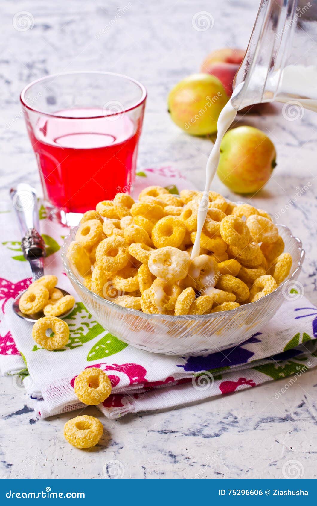 Round dry cereal stock photo. Image of loops, fruit, food - 75296606
