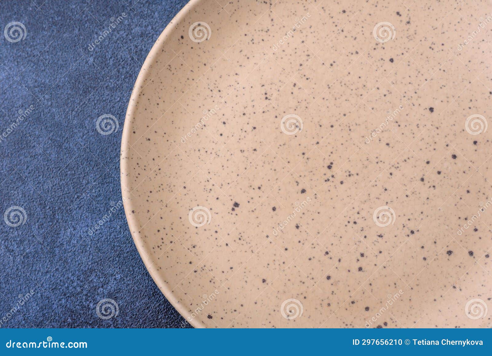 Round Empty Colored Ceramic Plate on Concrete Texture Background Stock ...