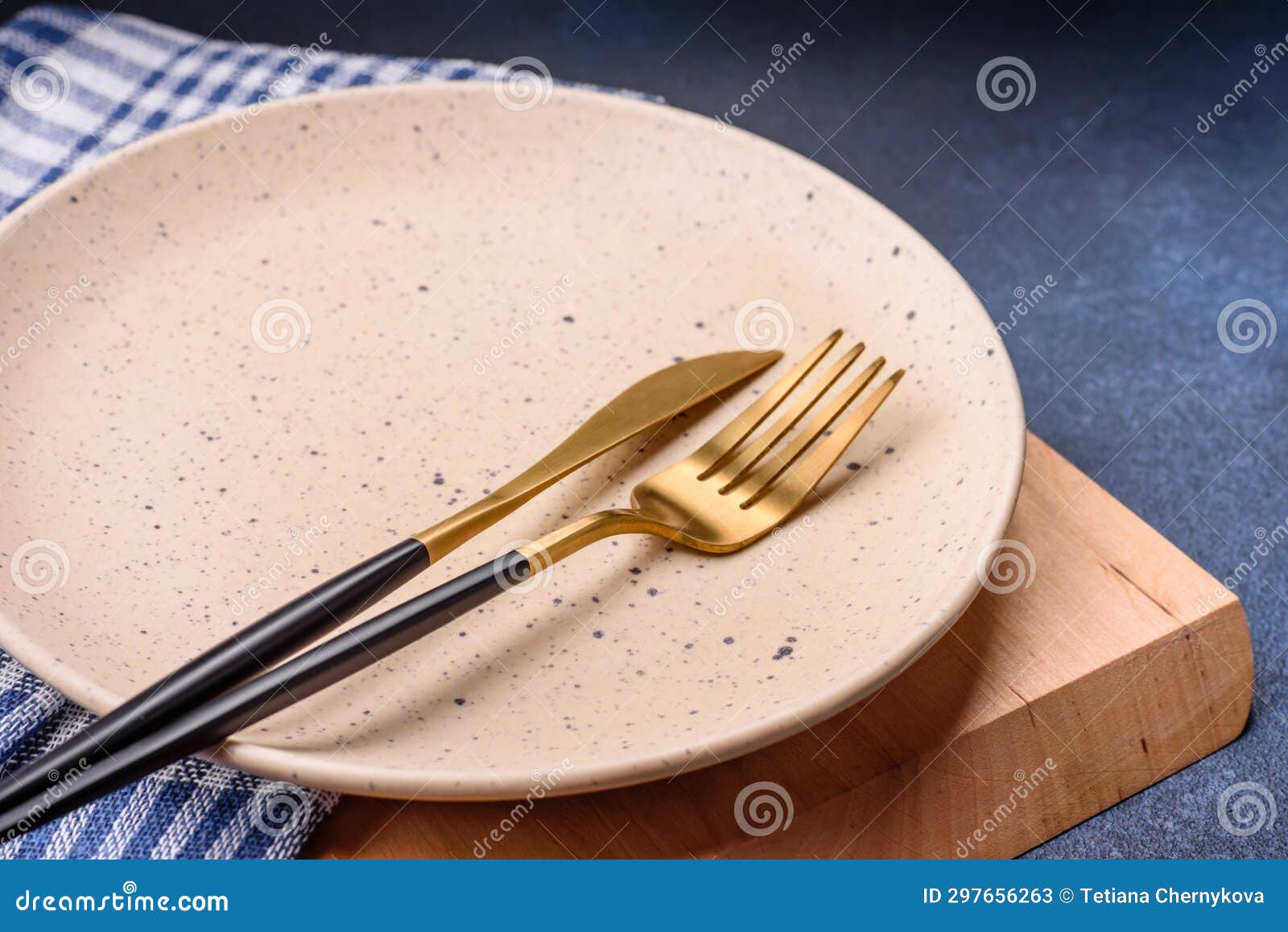 Round Empty Colored Ceramic Plate on Concrete Texture Background Stock ...