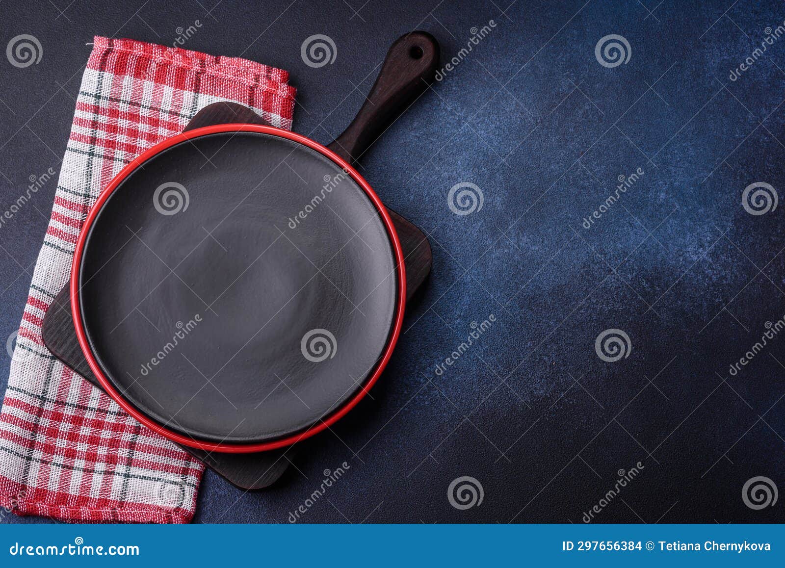 Round Empty Colored Ceramic Plate on Concrete Texture Background Stock ...