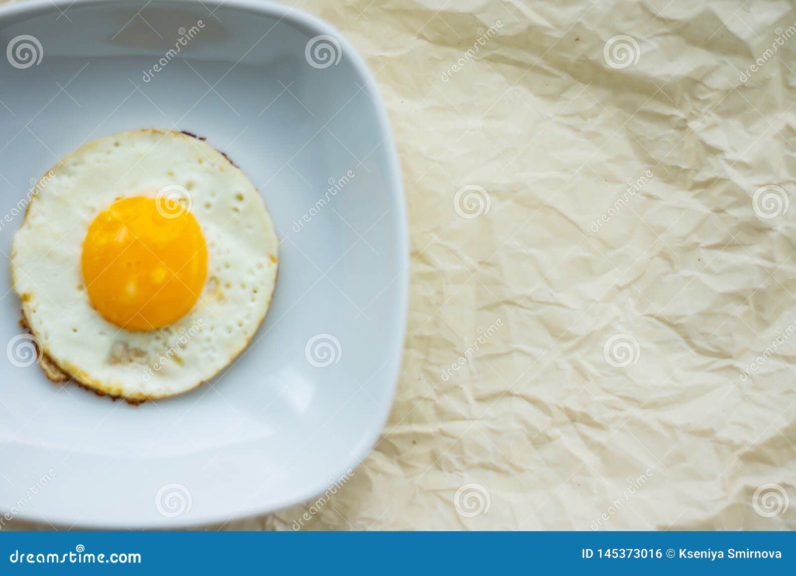 Round Fried Egg in the Plate Stock Photo - Image of appetizing, natural ...