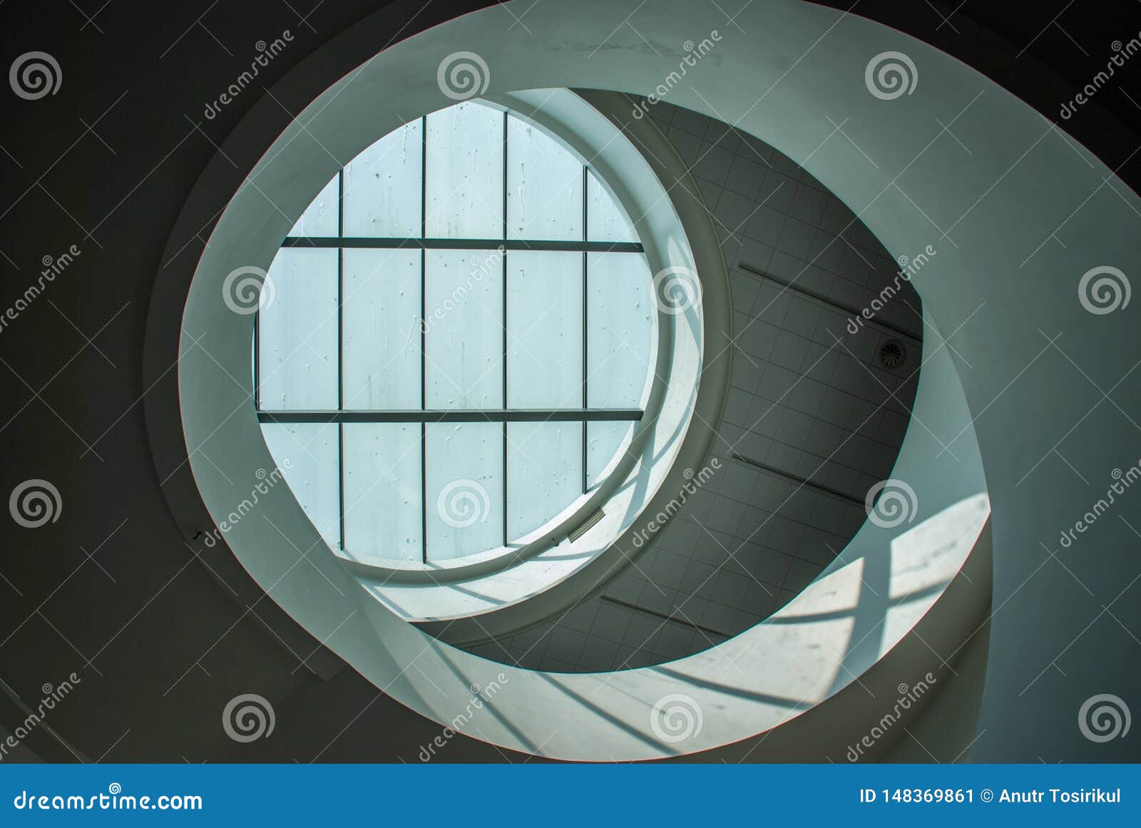 Round Glass on the Ceiling of the Building, is a Highly Effective Way ...
