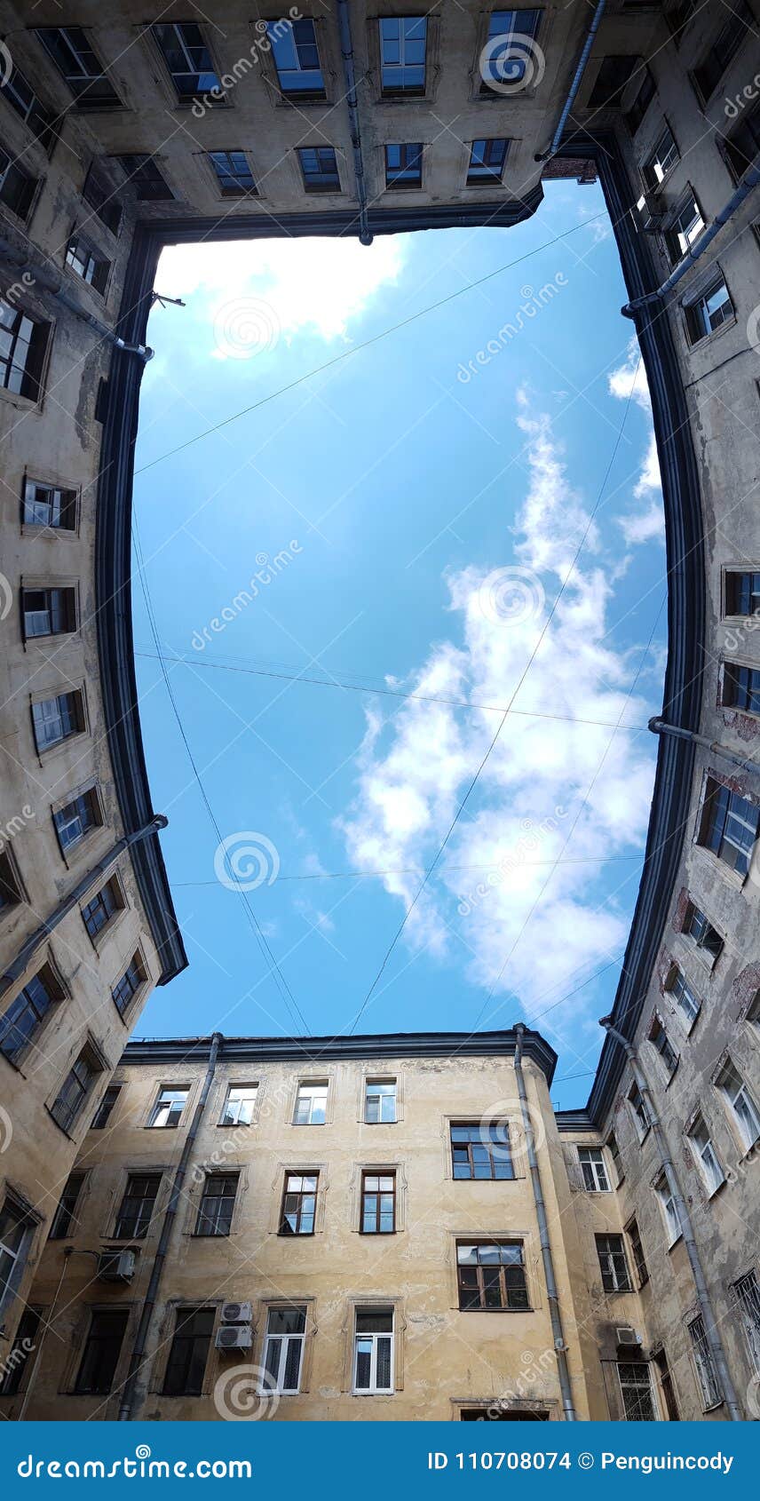 Sky in the house yard editorial stock image. Image of round - 110708074