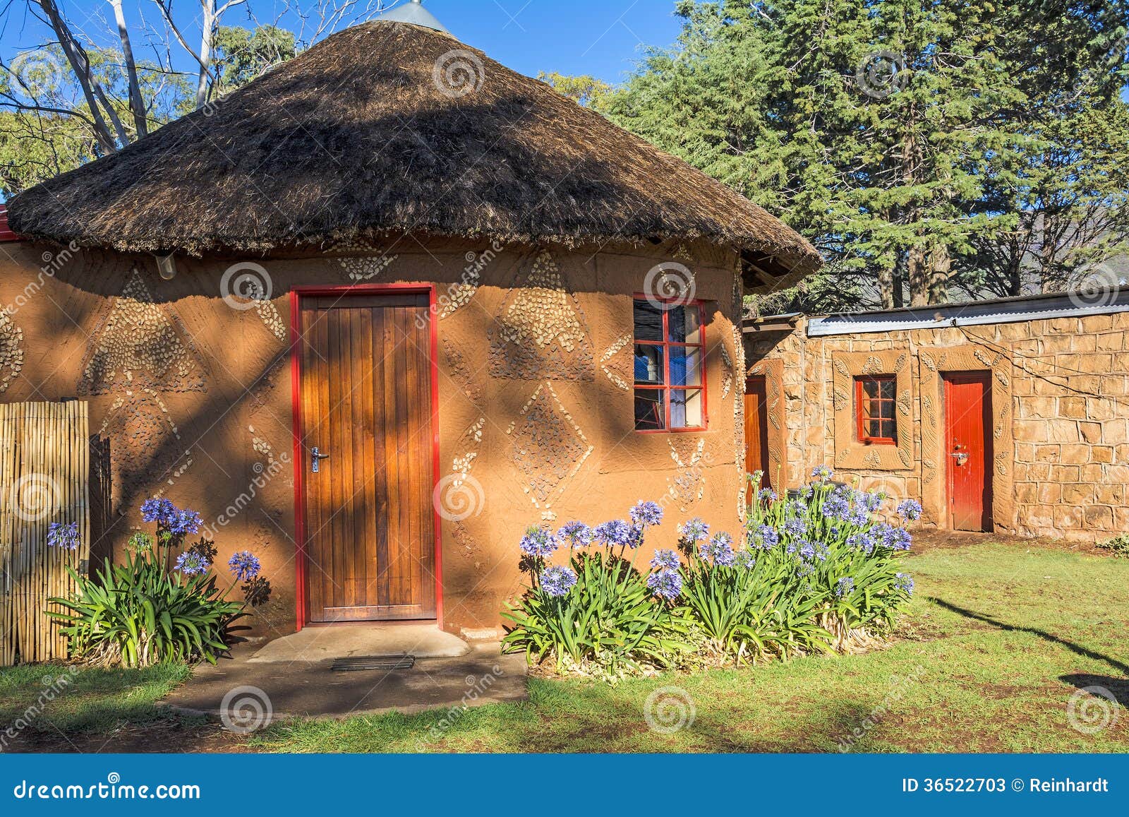 Round hut, Africa stock image. Image of culture, circular - 36522703