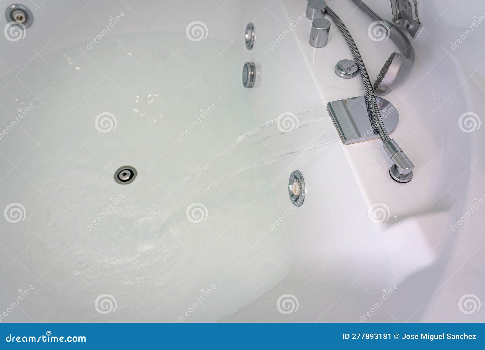 Round Jacuzzi Inside a Room To Enjoy and Relax in the Water. Stock ...