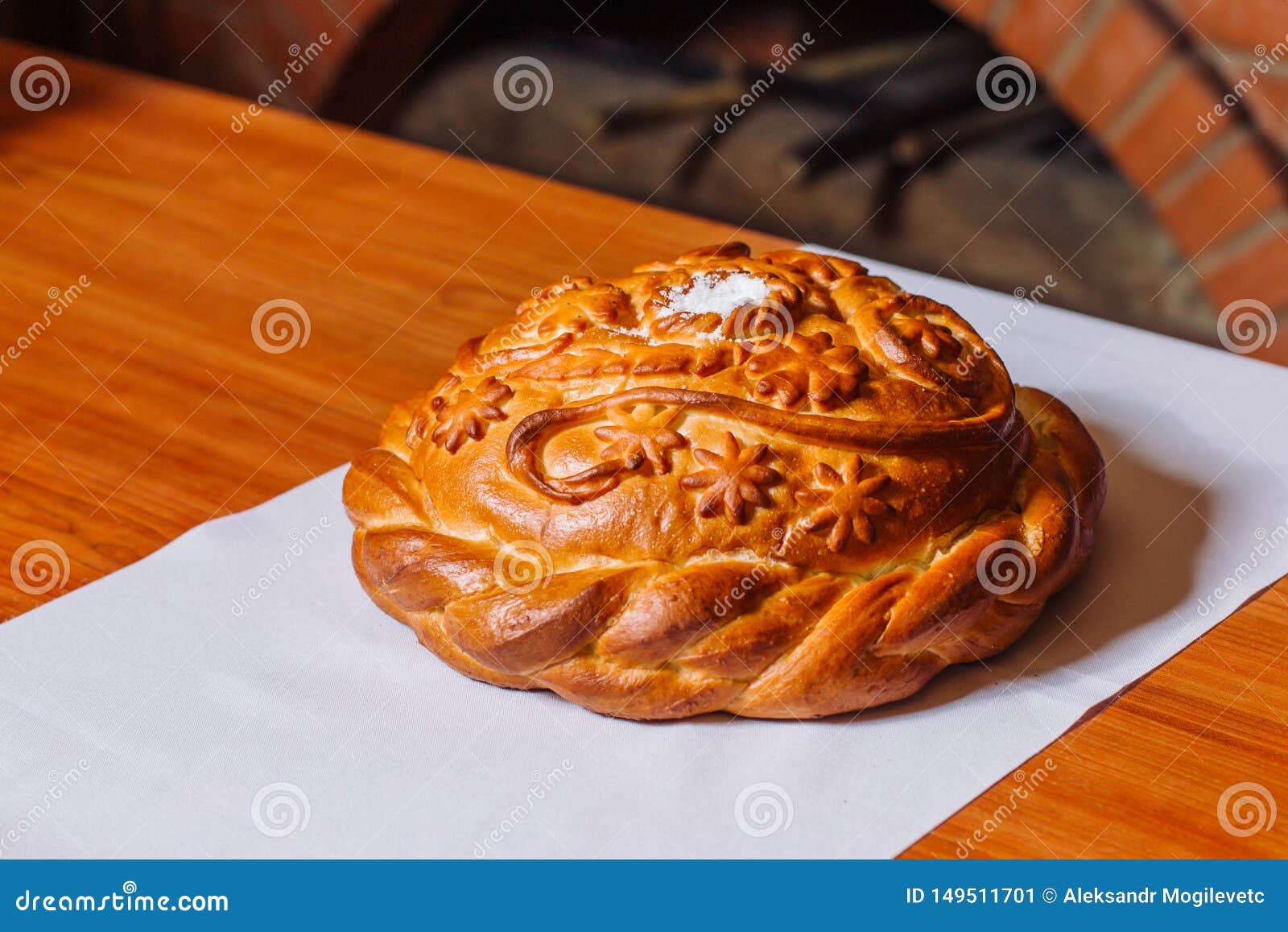 Round Loaf of Wedding Bread. Russian Customs and Traditions Stock Image ...