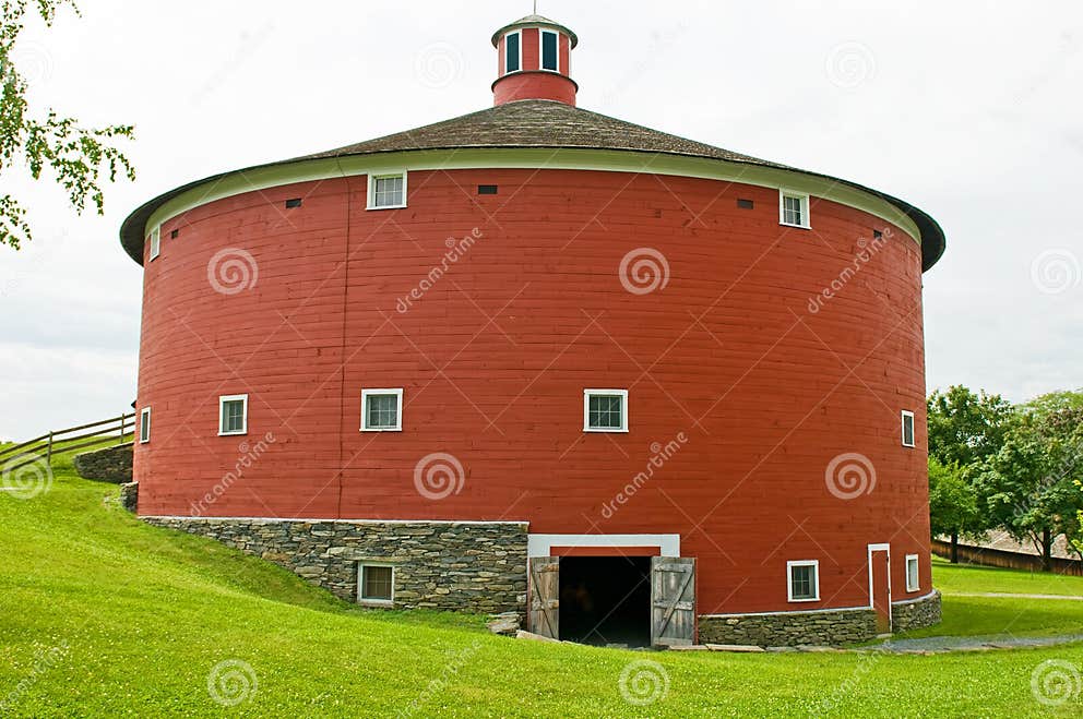 Round red barn stock photo. Image of shelbourne, countryside - 16156904