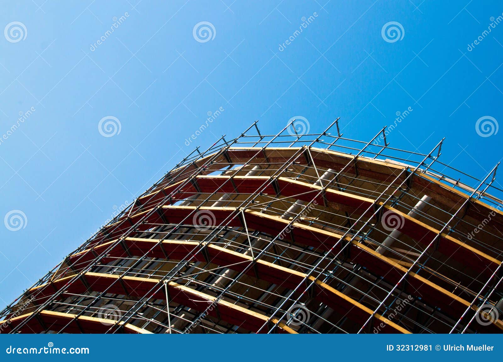 Round scaffolding stock image. Image of erection, building - 32312981