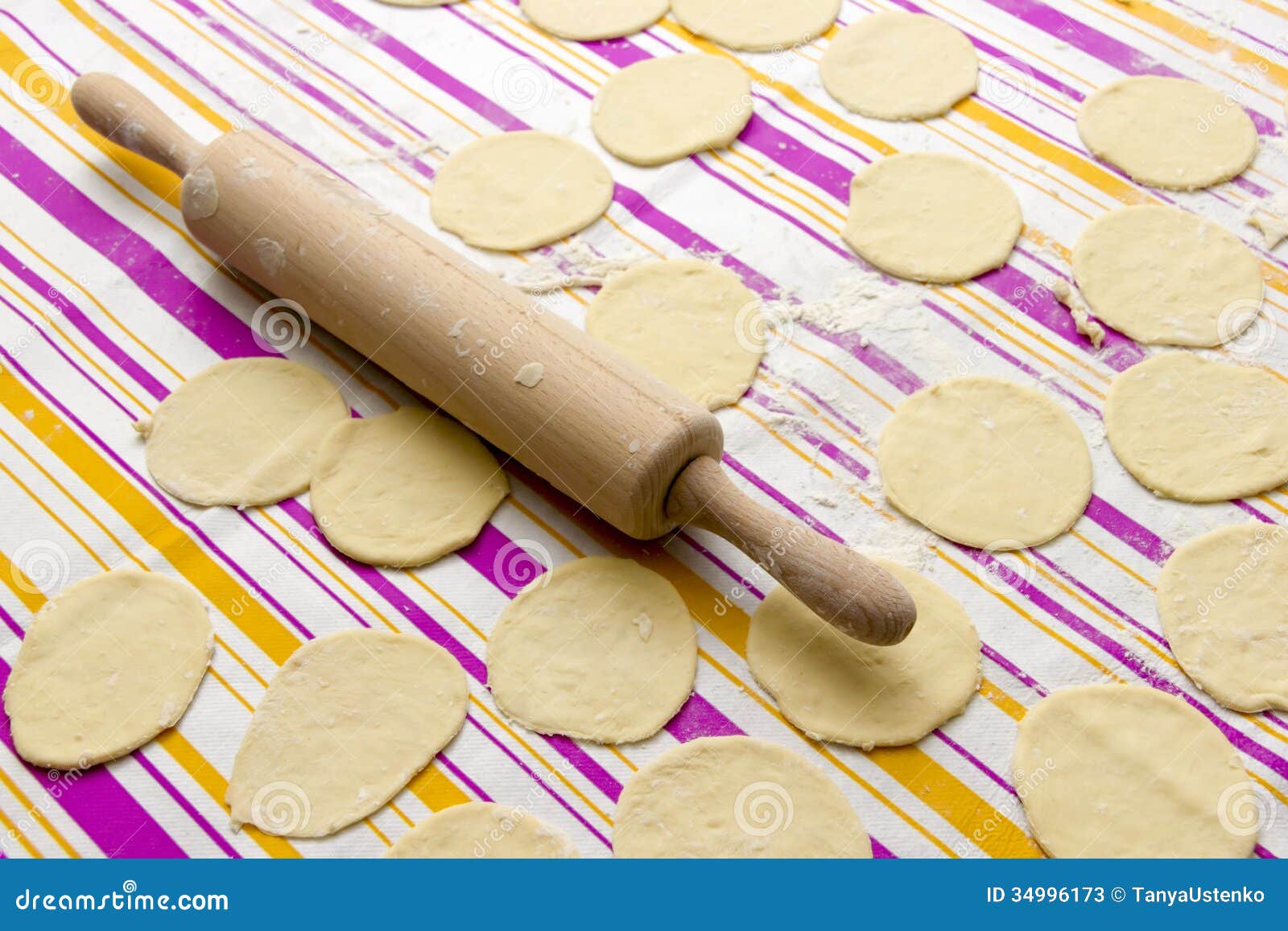 Round Shape of the Dough and Rolling Pin with Flour Stock Image - Image ...