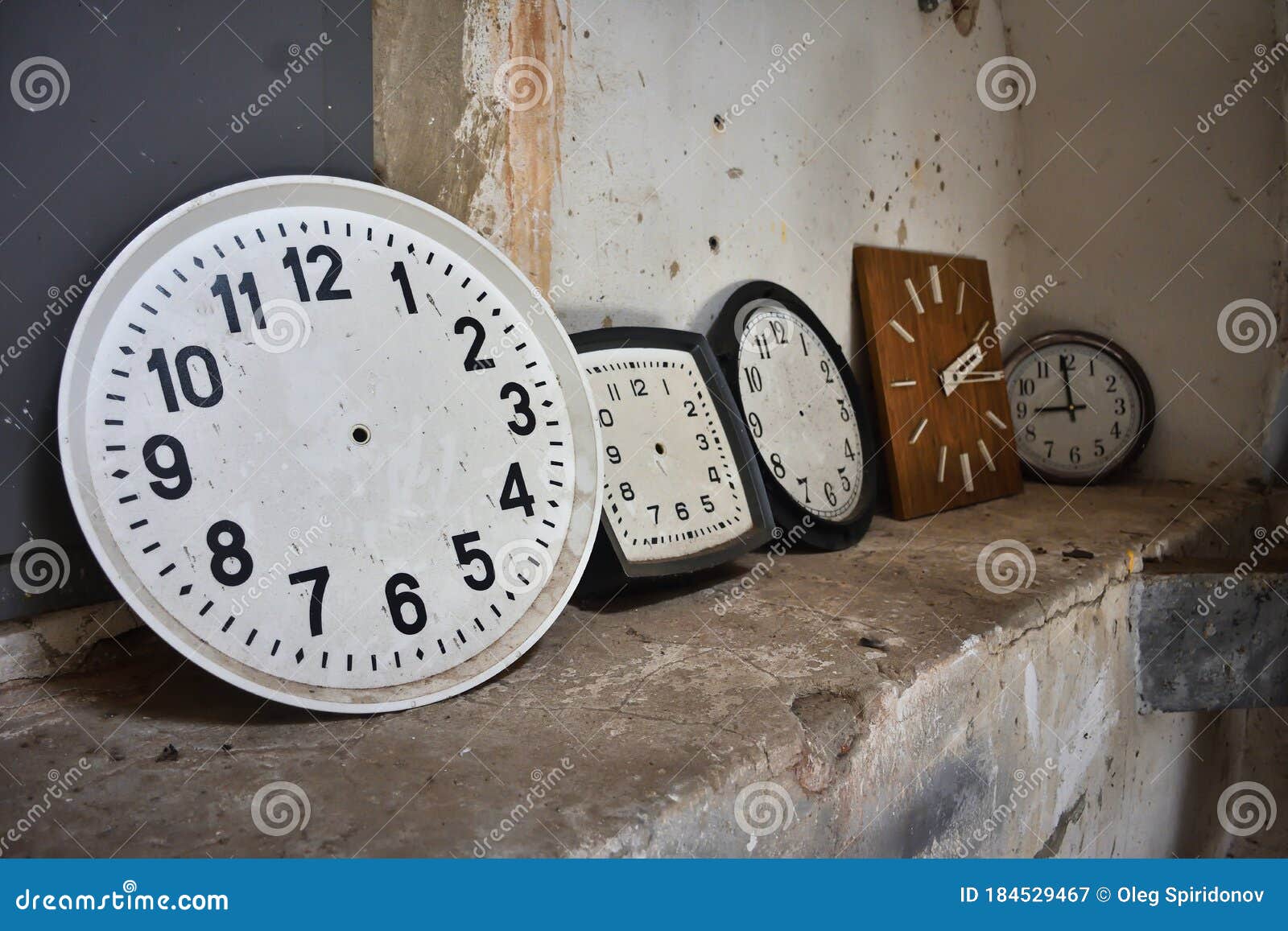 Round and Square Clocks Against the Wall, Two Clock Dials, Clock Dial ...
