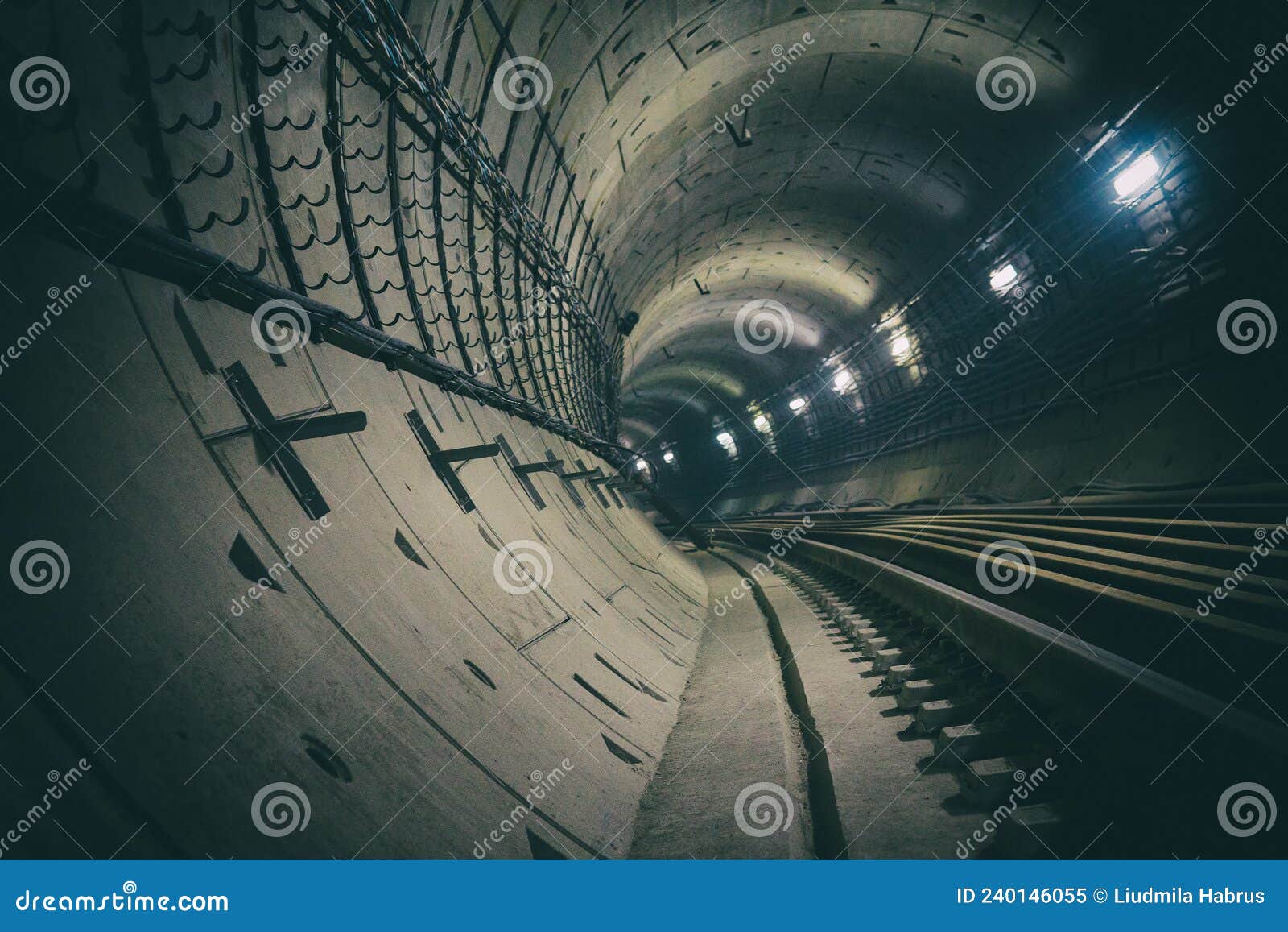 Round Underground Winding Subway Tunnel Going into the Distance Stock ...