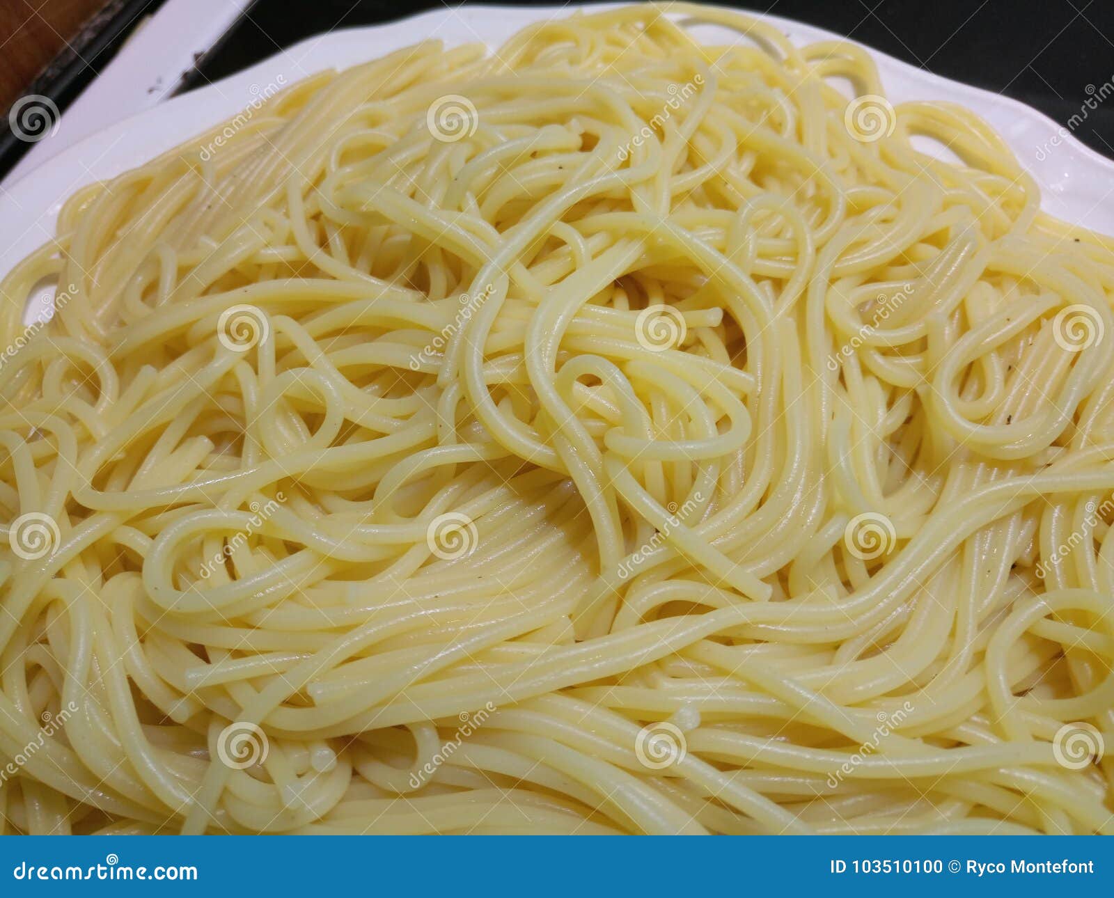 Sticky Freshly Cooked Spaghetti Stock Photo - Image of plate, cooked ...