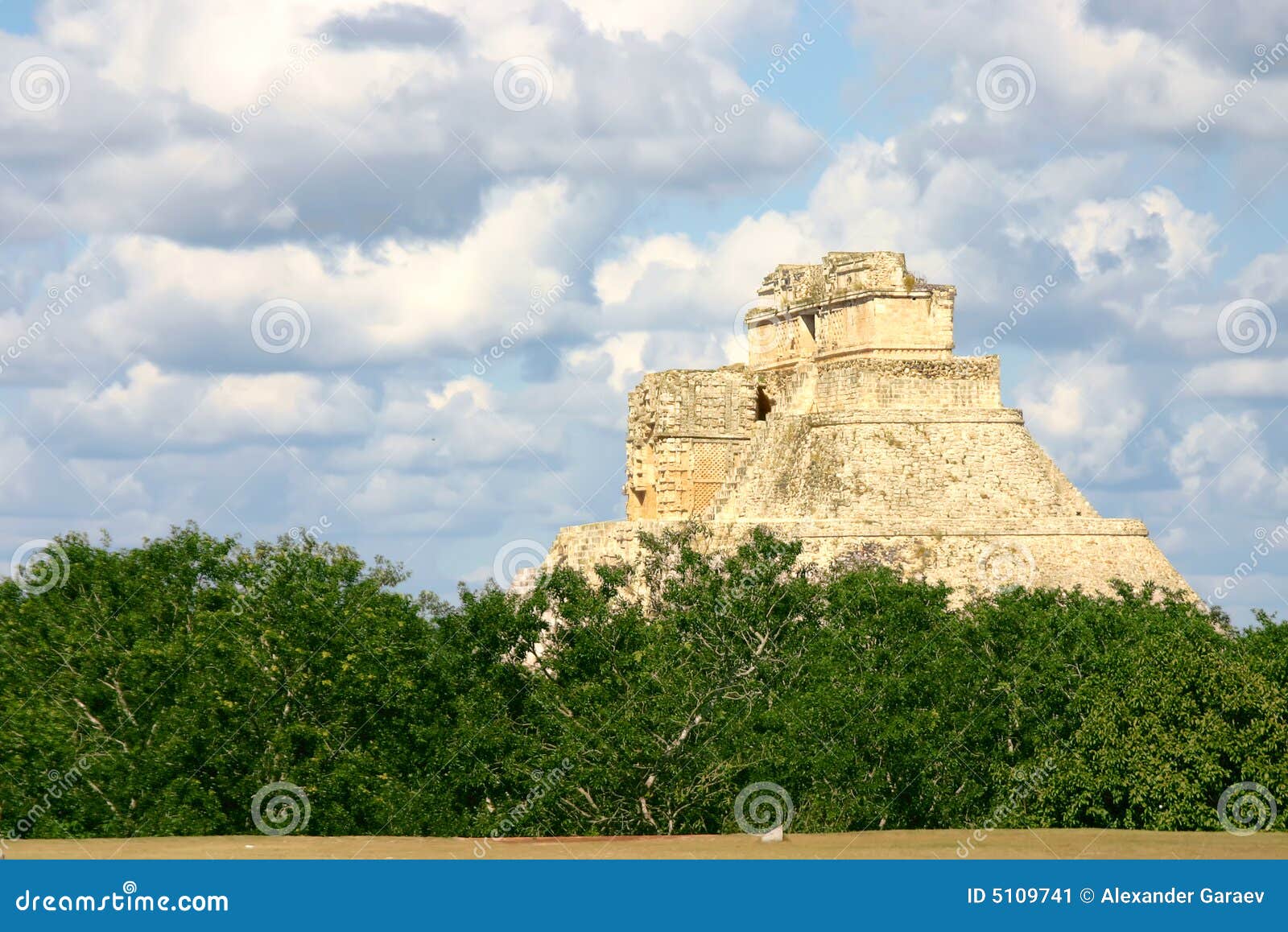Rounded pyramid stock image. Image of mexico, power, building - 5109741