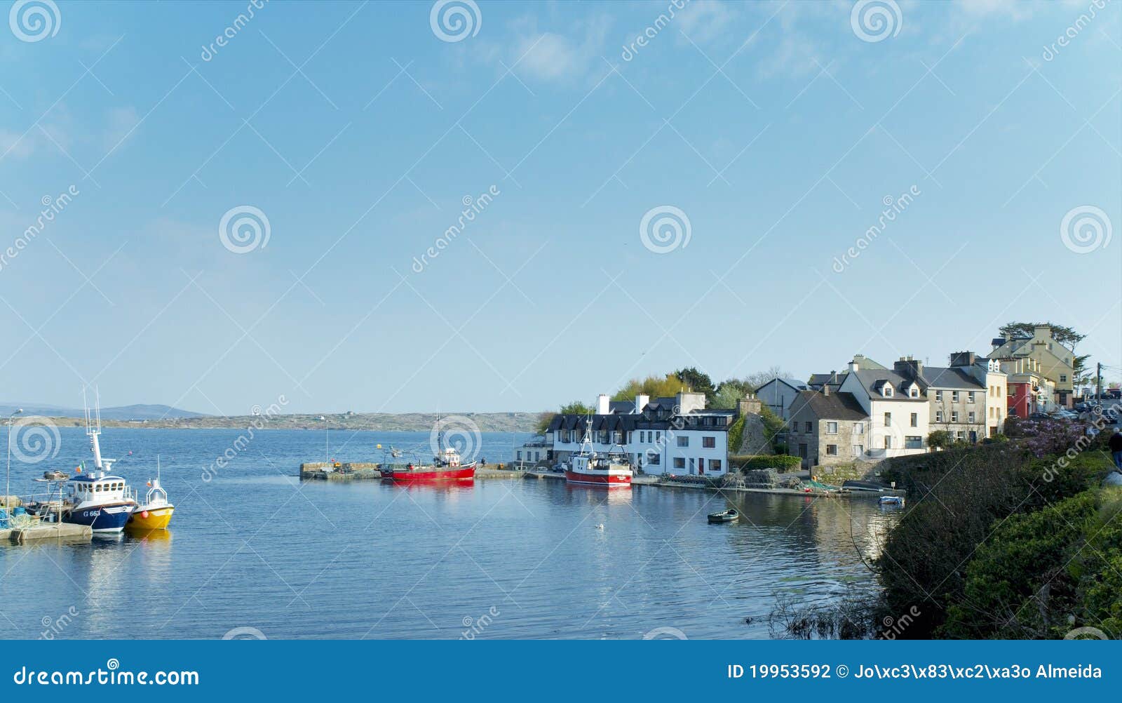 Roundstone harbour stock photo. Image of tranquil, irish - 19953592
