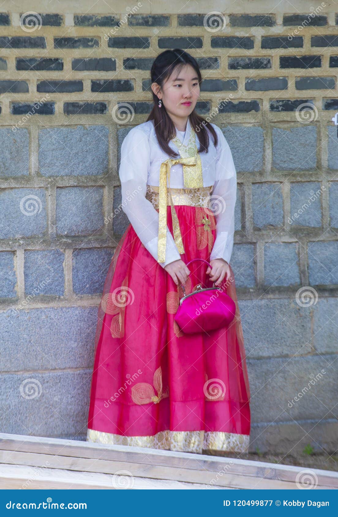 Roupa Tradicional Coreana De Hanbok Fotografia Editorial - Imagem de ...