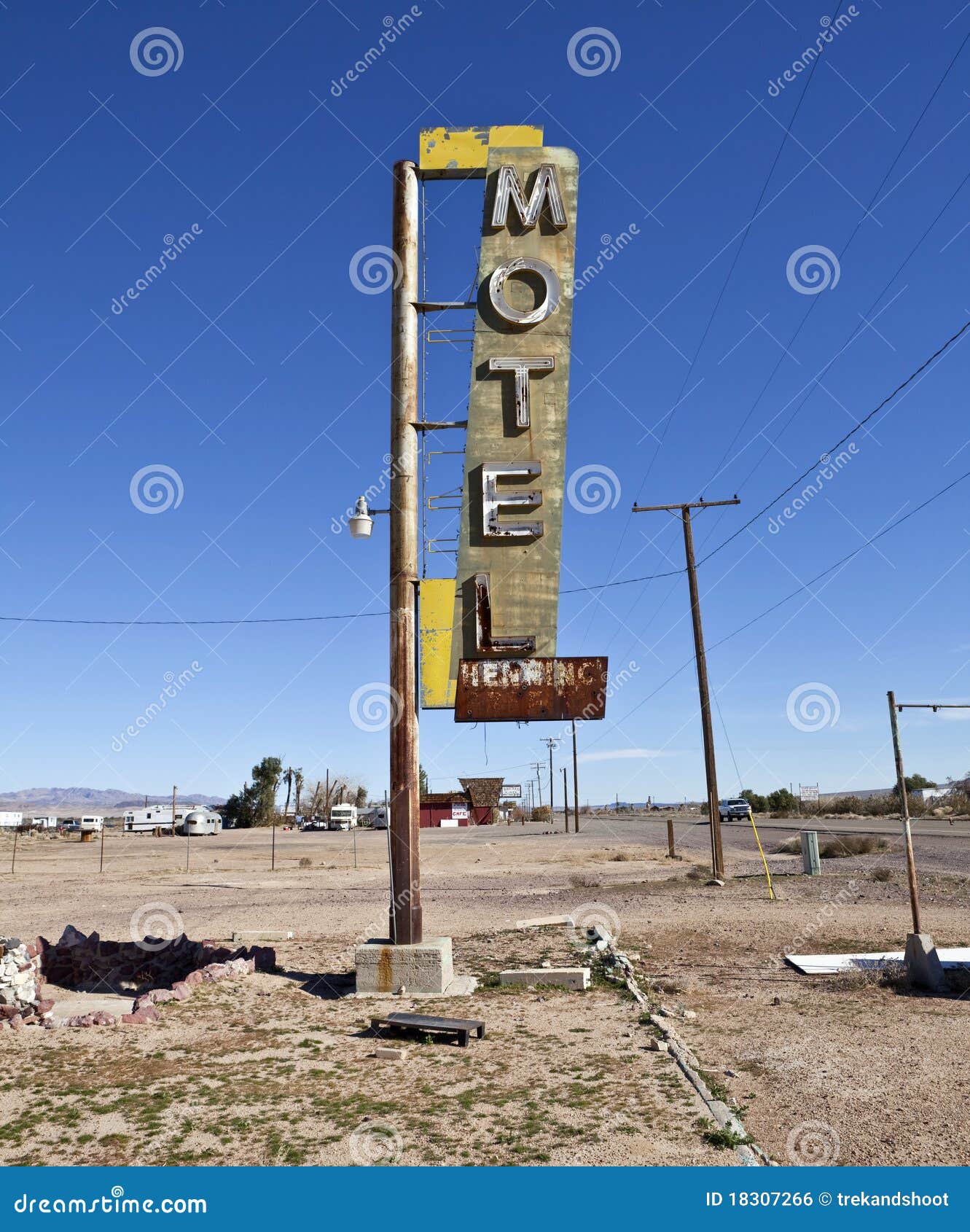Route 66 - Bagdad California Editorial Photo - Image of road, retro ...