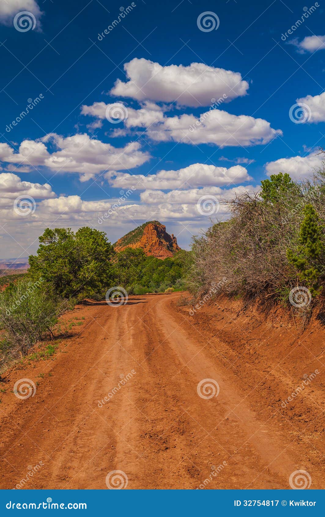 Route de bassin de boeuf image stock. Image du route - 32754817