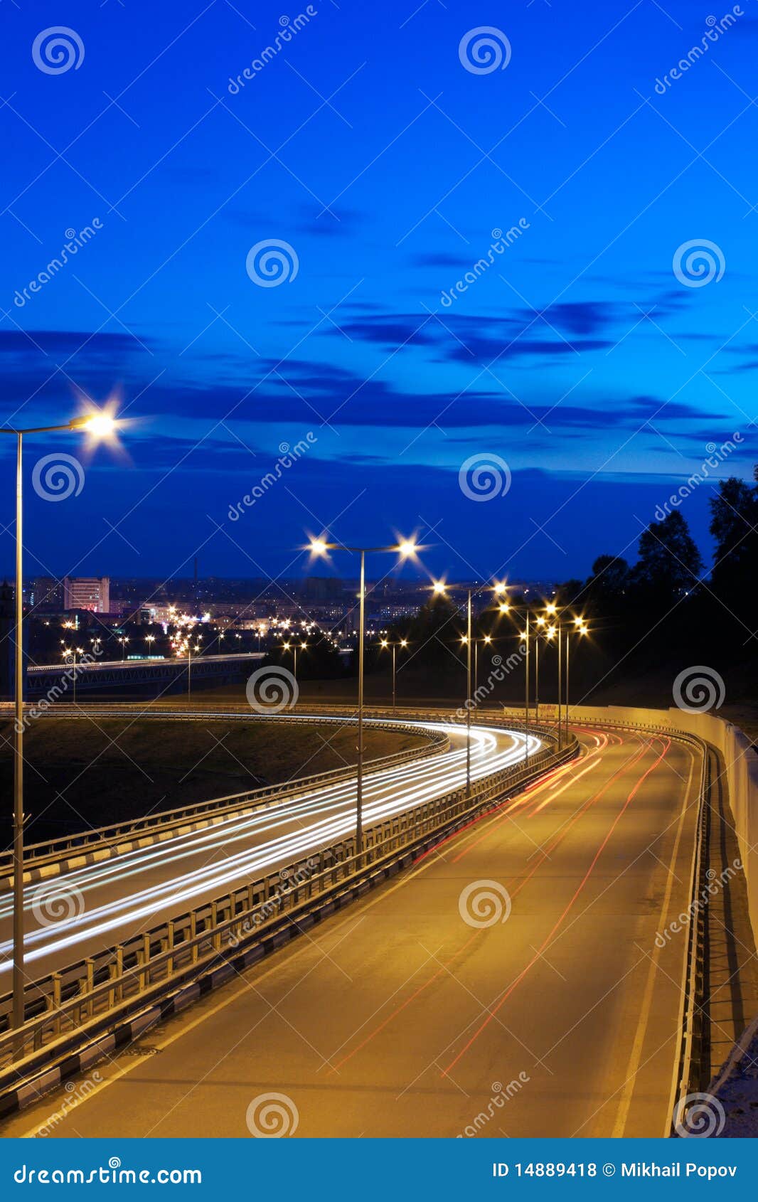 Route de nuit photo stock. Image du mouvement, rapide - 14889418