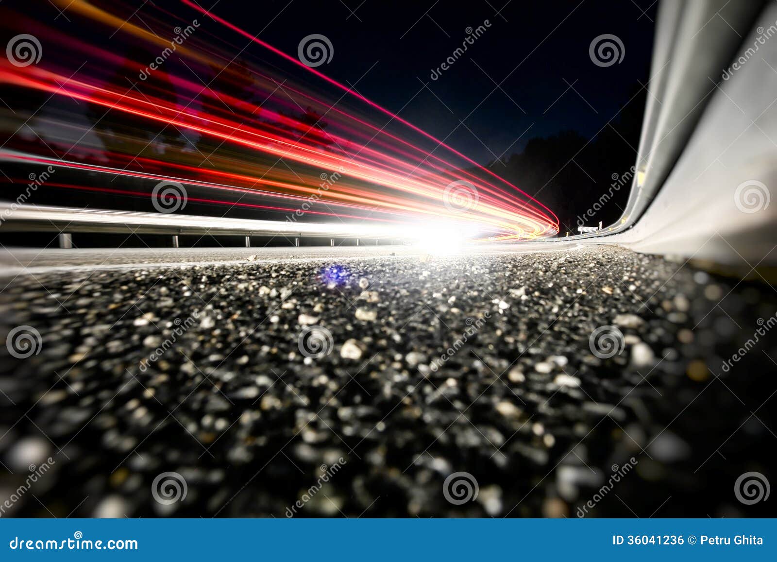 Route 01 de nuit photo stock. Image du nuit, lumières - 36041236