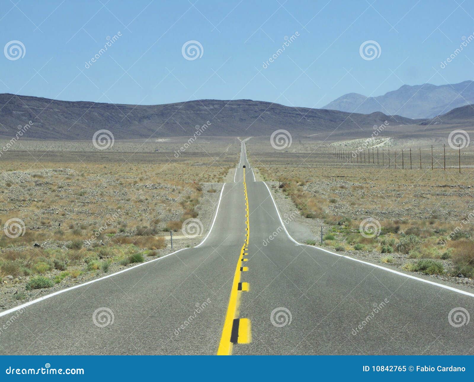 Route interminable image stock. Image du omnibus, montagne - 10842765