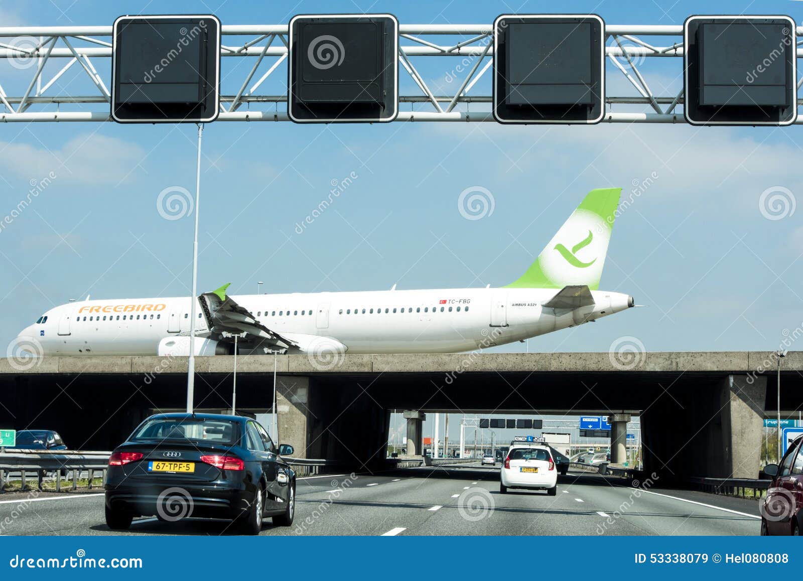 Route plate de croisement image stock éditorial. Image du airline ...