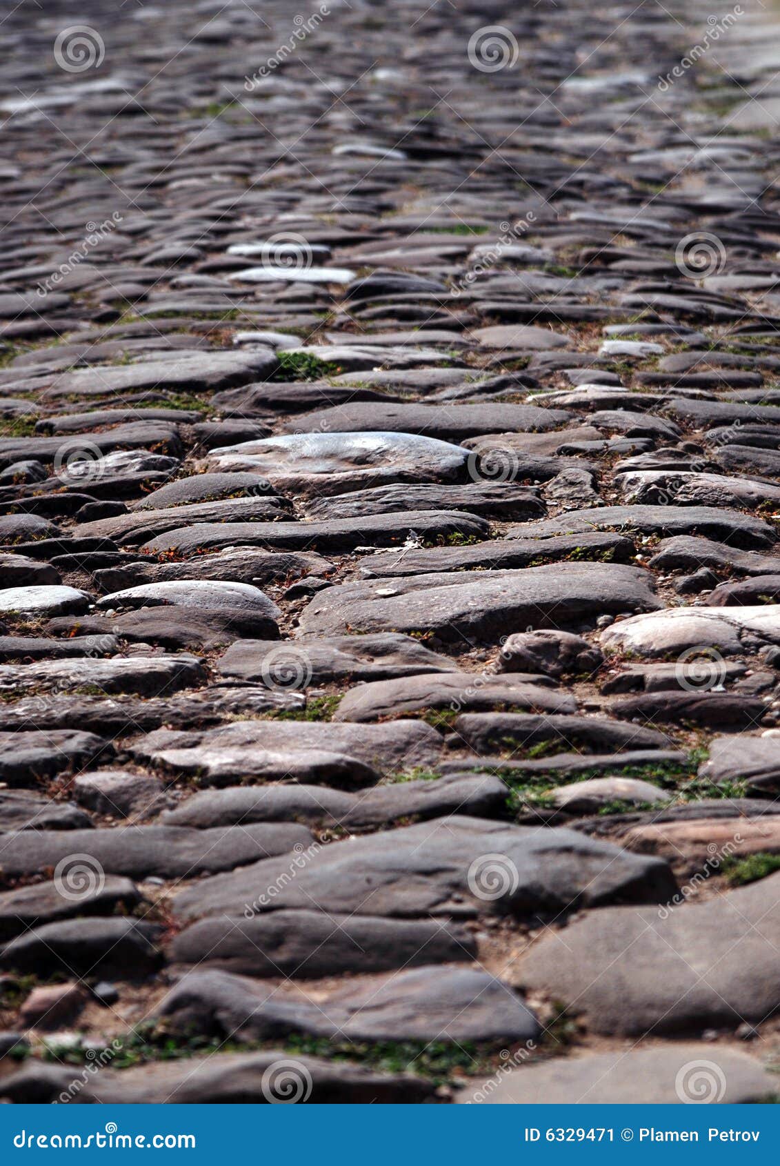 Route rocheuse image stock. Image du inférieur, pierre - 6329471