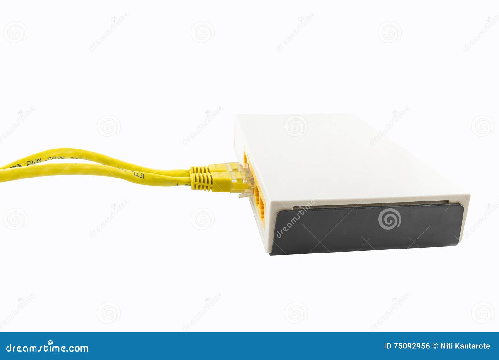 Router Blanco Con El Cable Amarillo Foto de archivo - Imagen de acceso ...