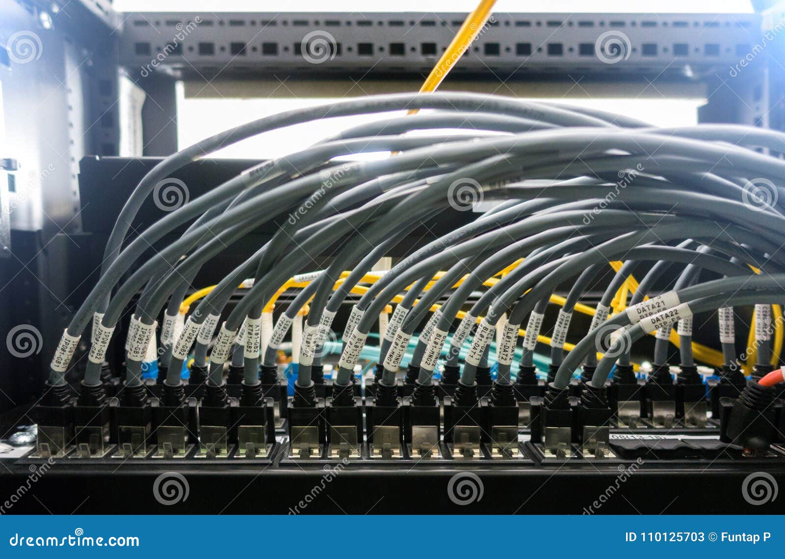 Router Grande De Internet Servidor De Red Grande Conector RG-45 Imagen ...