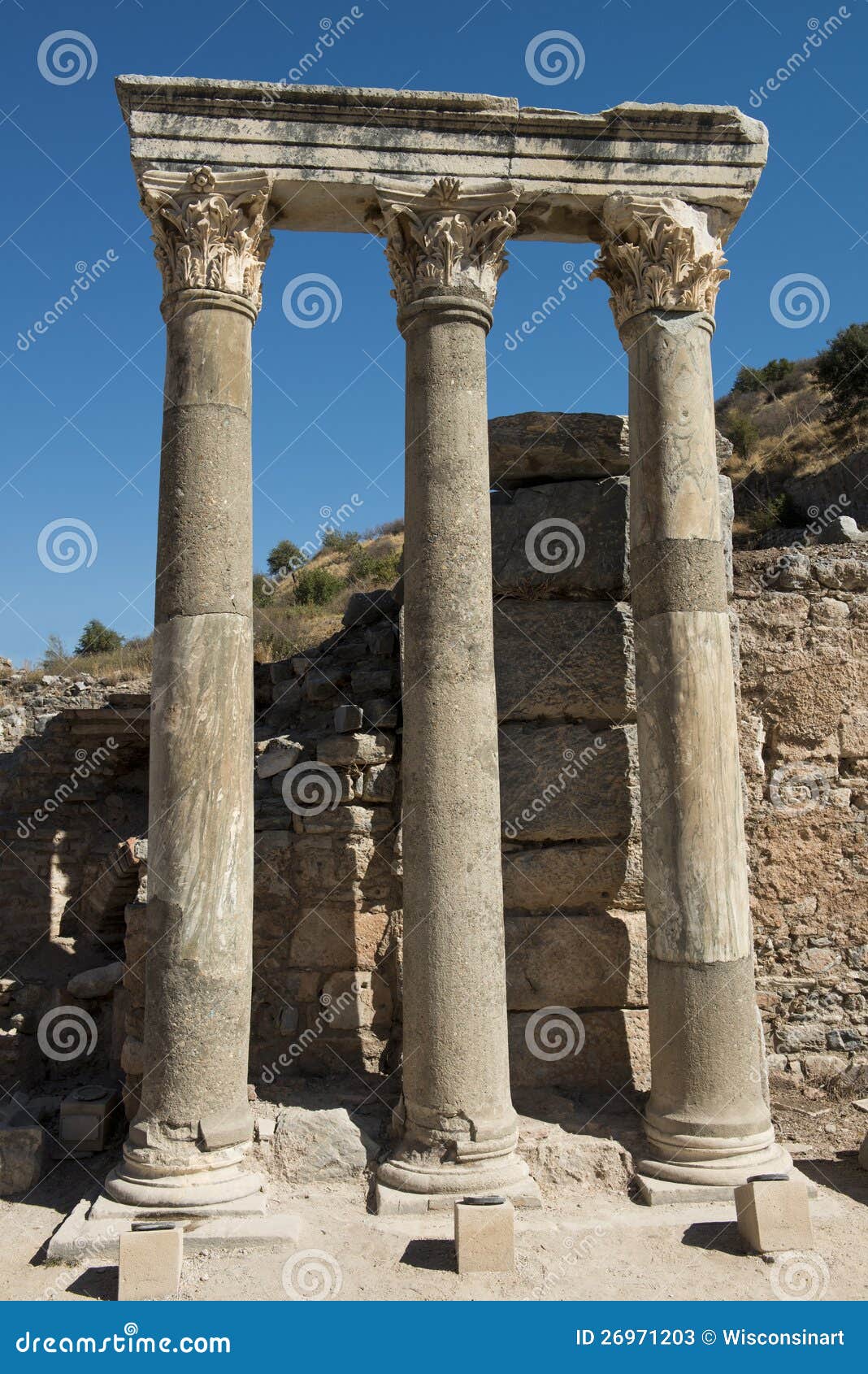 Rovine Antiche, Vecchie Colonne Romane Di Pietra Di Era Immagine Stock ...