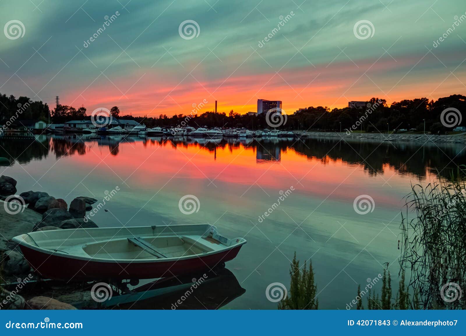 Row Boat on the Sunset Seashore Stock Image - Image of dusk, scenic ...