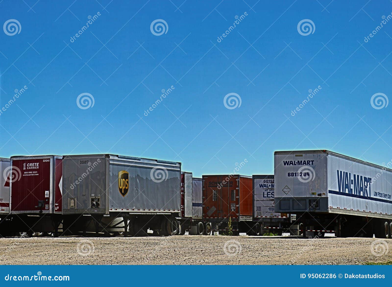 Row of Dropped Trailers at a Warehouse Editorial Photo - Image of ...