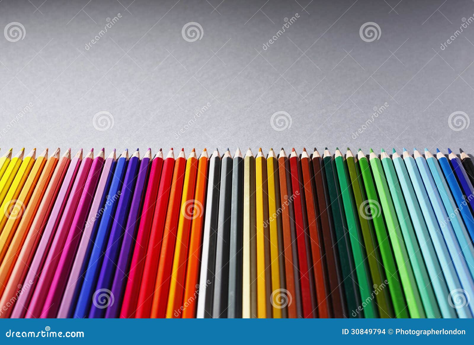 Row of Multi Colored Pencils Stockfoto - Bild von winkel, studio: 30849794