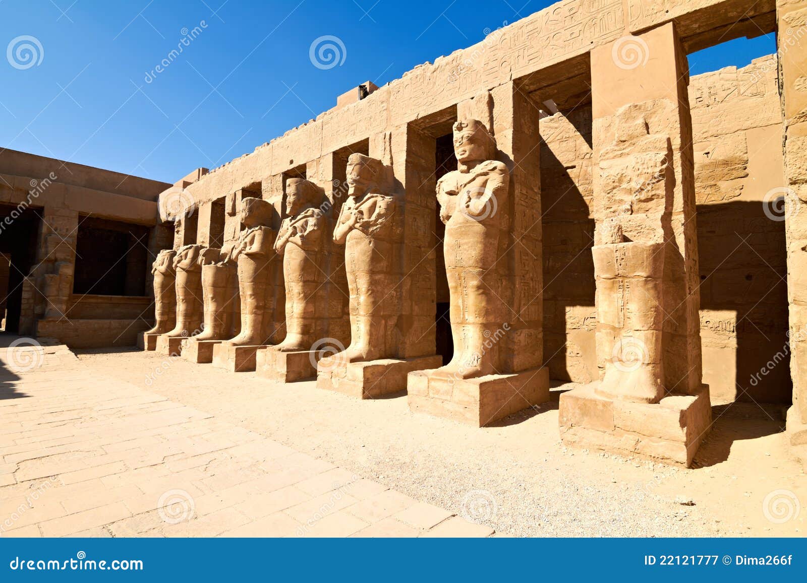 Row of Pharaoh Statues in Linear Perspective Stock Image - Image of ...